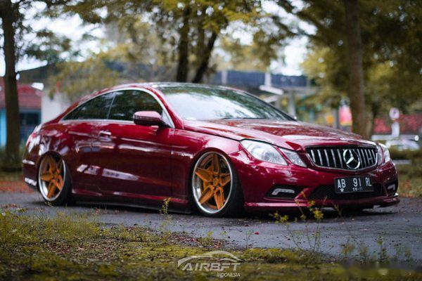 #奔驰e260##奔驰W212##奔驰e260改装##奔驰e气动避震##airb_奔驰E级社区_易车社区