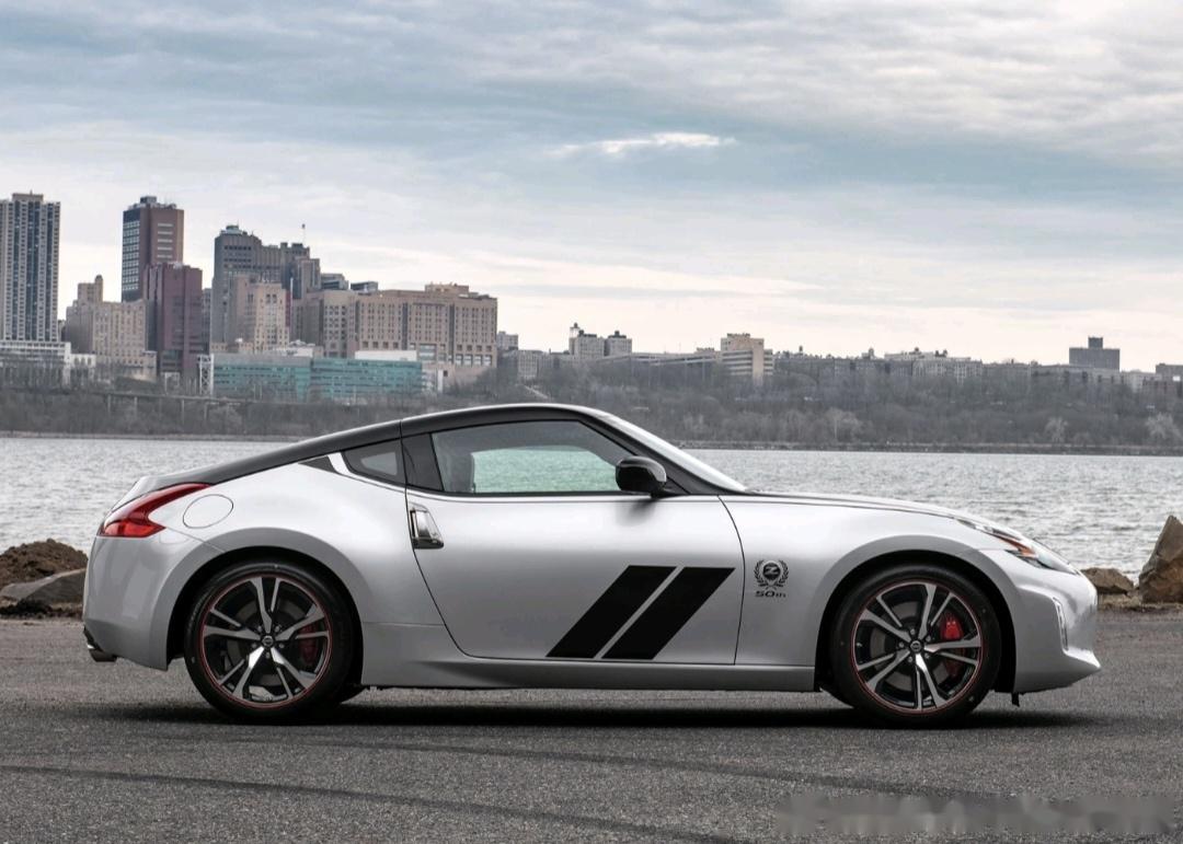 答应给大家分享一万辆车，第三辆车日产370Z，这性感的车身你钟意了吗？jdm粉丝_日产370Z社区_易车社区