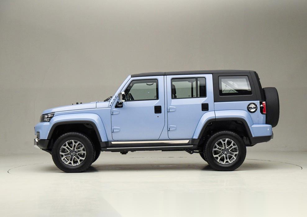 新车上市 2023款北京BJ40刀锋英雄版正式上市，是一款硬派越野SUV。 官方_北京越野BJ40社区_易车社区