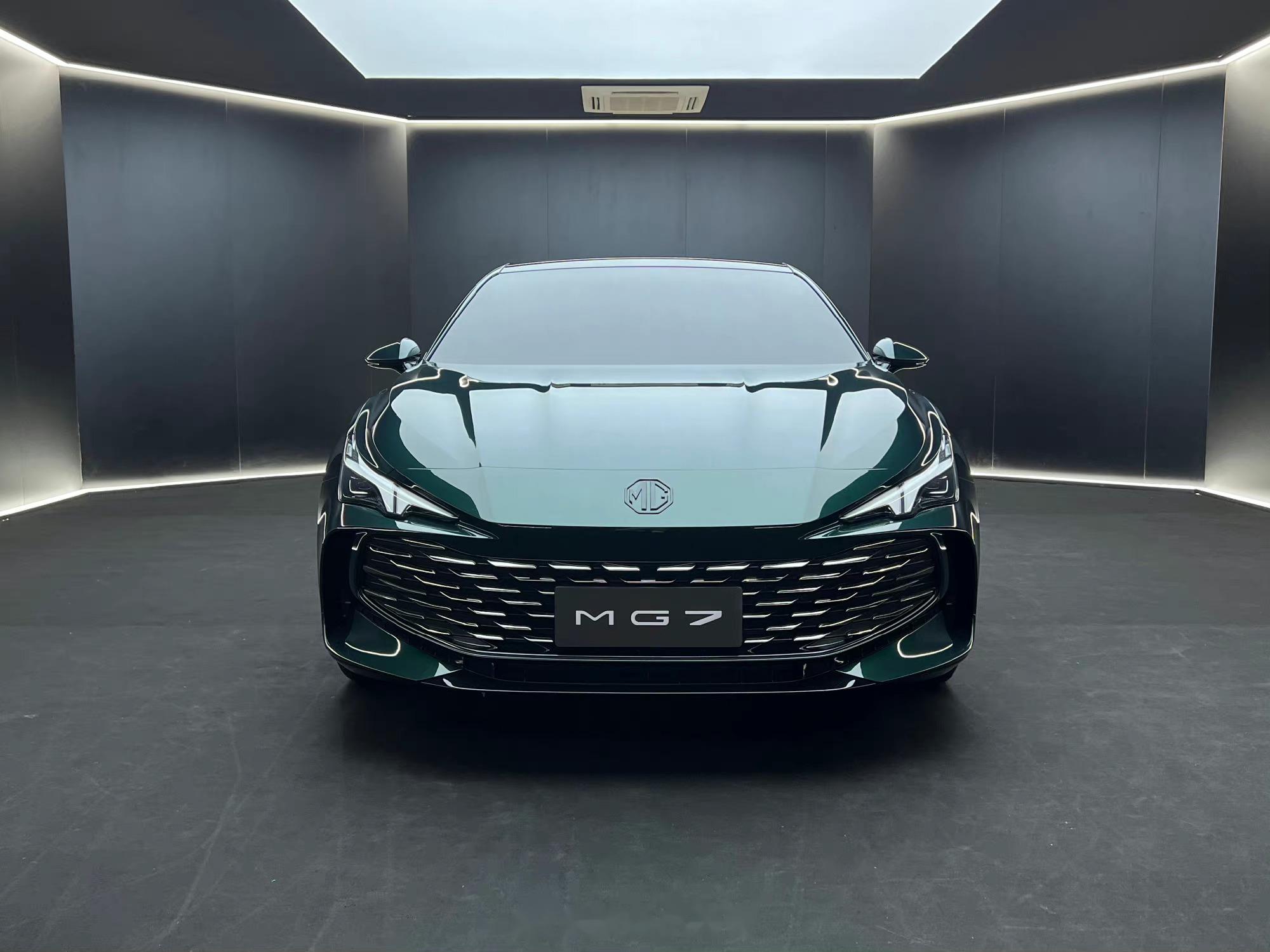 名爵MG7，售价只要20万的中型运动轿跑。 无框式车门、四出排气、三段式电动尾翼_MG7社区_易车社区