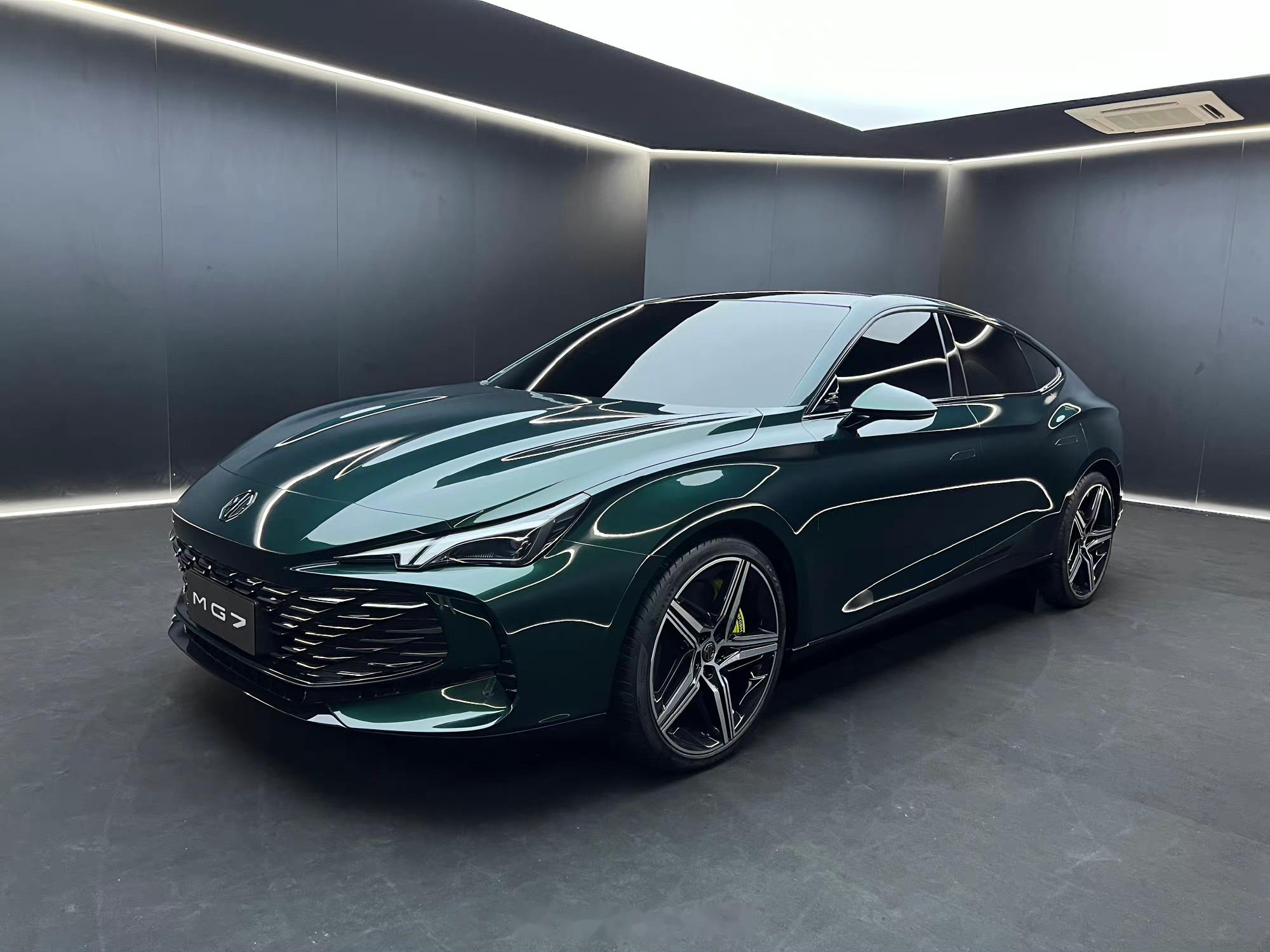 名爵MG7，售价只要20万的中型运动轿跑。 无框式车门、四出排气、三段式电动尾翼_MG7社区_易车社区