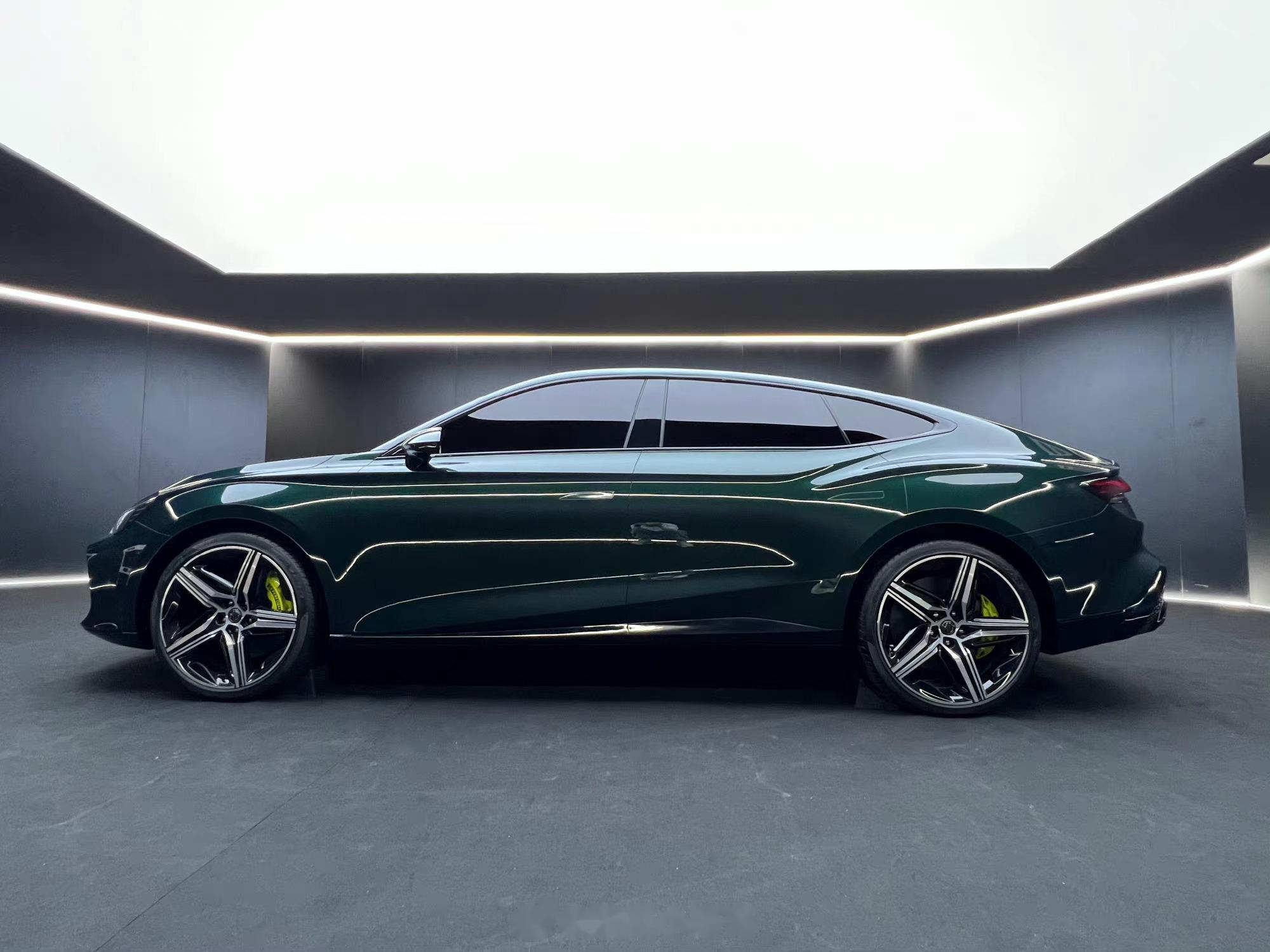 名爵MG7，售价只要20万的中型运动轿跑。 无框式车门、四出排气、三段式电动尾翼_MG7社区_易车社区