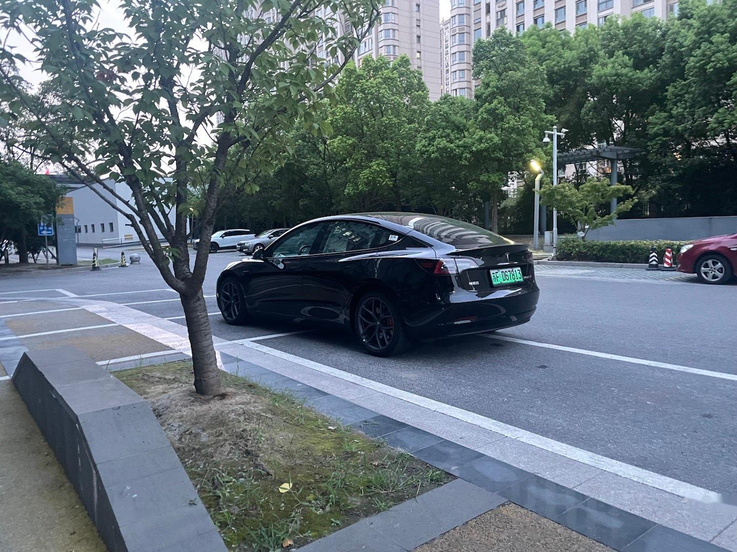 特斯拉model3P买来半年了，想聊聊他的驾驶感受 作为性能车他在赛道内的稳定性_Model 3社区_易车社区