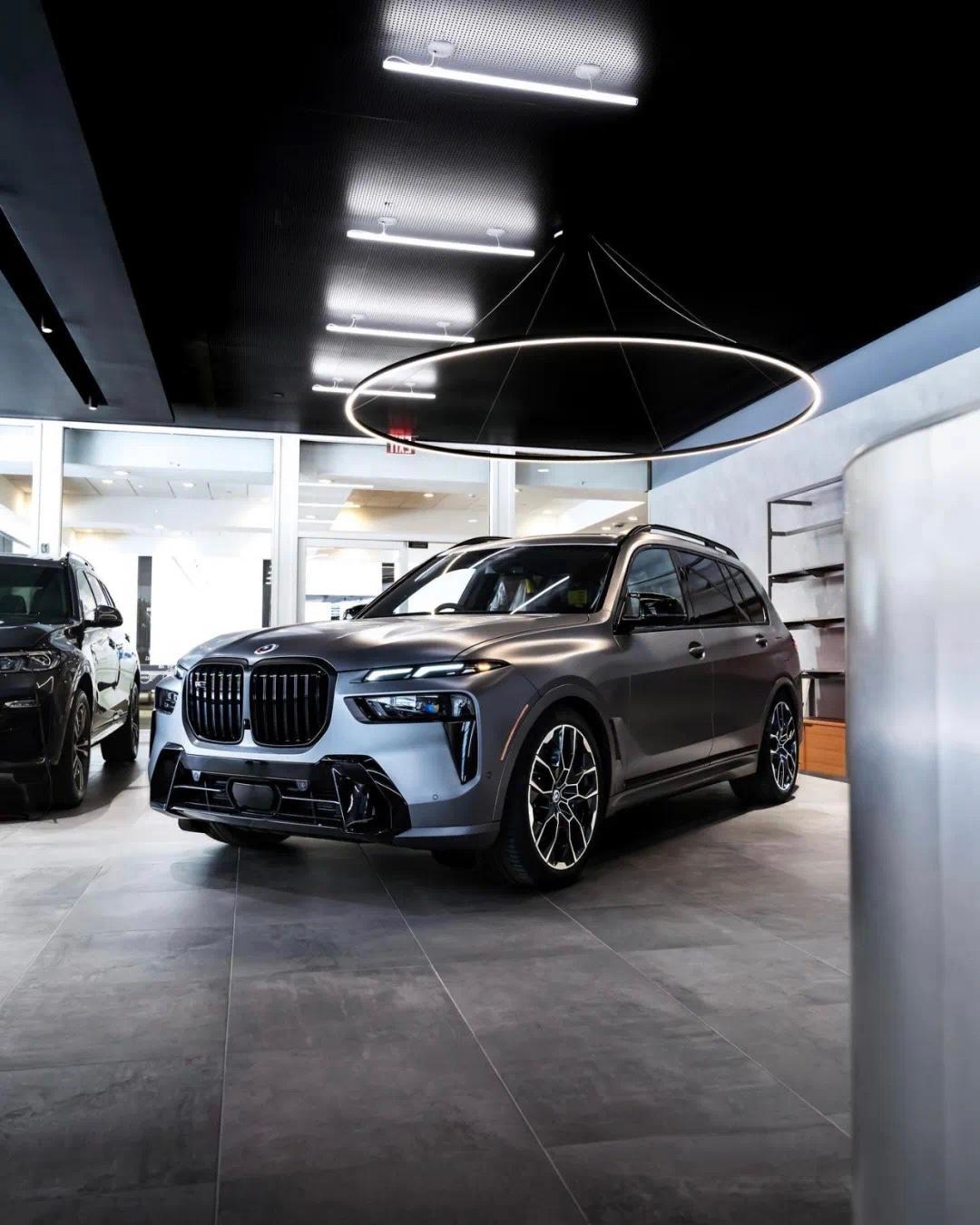 中改宝马新X7 M60i，顶级性能，48V轻混系统的4.4T V8发动机，输出最_宝马X7社区_易车社区