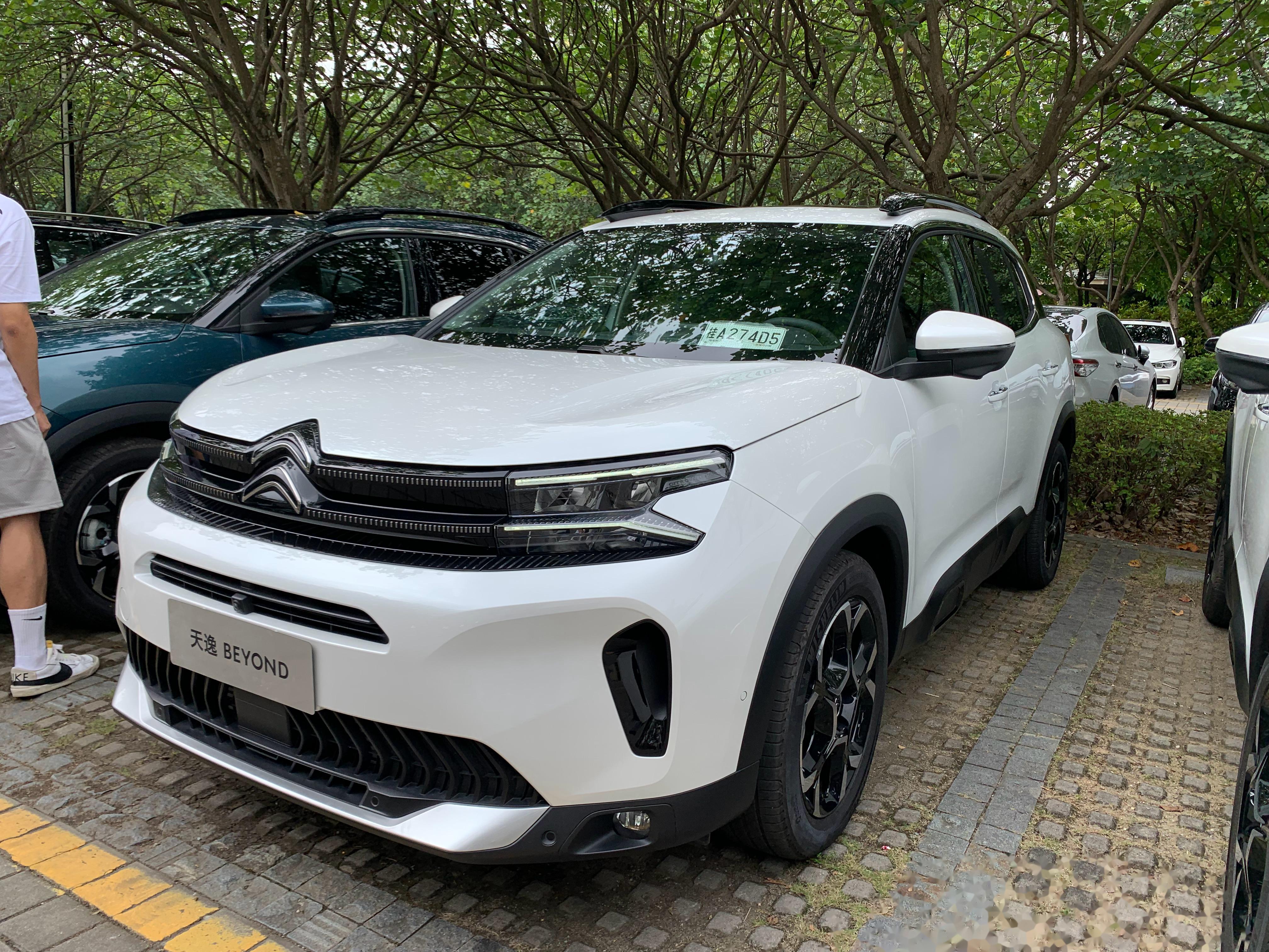 今年成都车展东风雪铁龙展台带来了全家桶：天逸BEYOND、凡尔赛C5 X、全新C_雪铁龙C5社区_易车社区