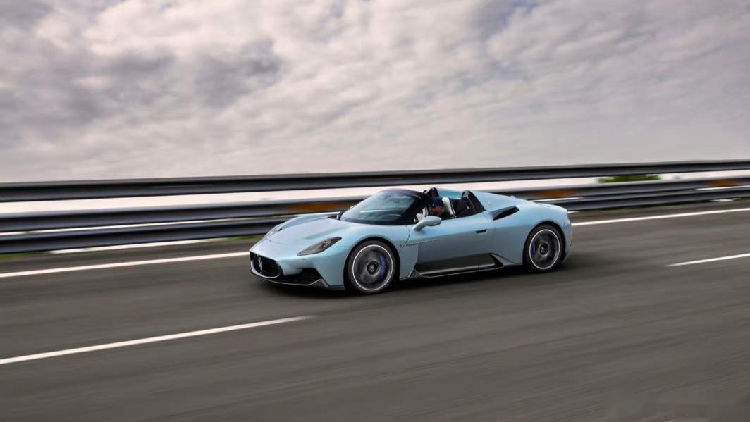 玛莎拉蒂的 MC20 Cielo，也就是MC20敞篷，你老板的新dream ca_undefined_易车社区