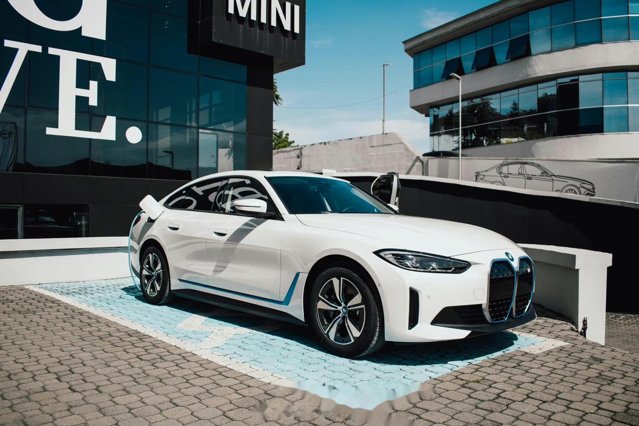 🔋高颜值纯电🔋🔋🔋 全新宝马i4四门轿跑车_宝马i4社区_易车社区