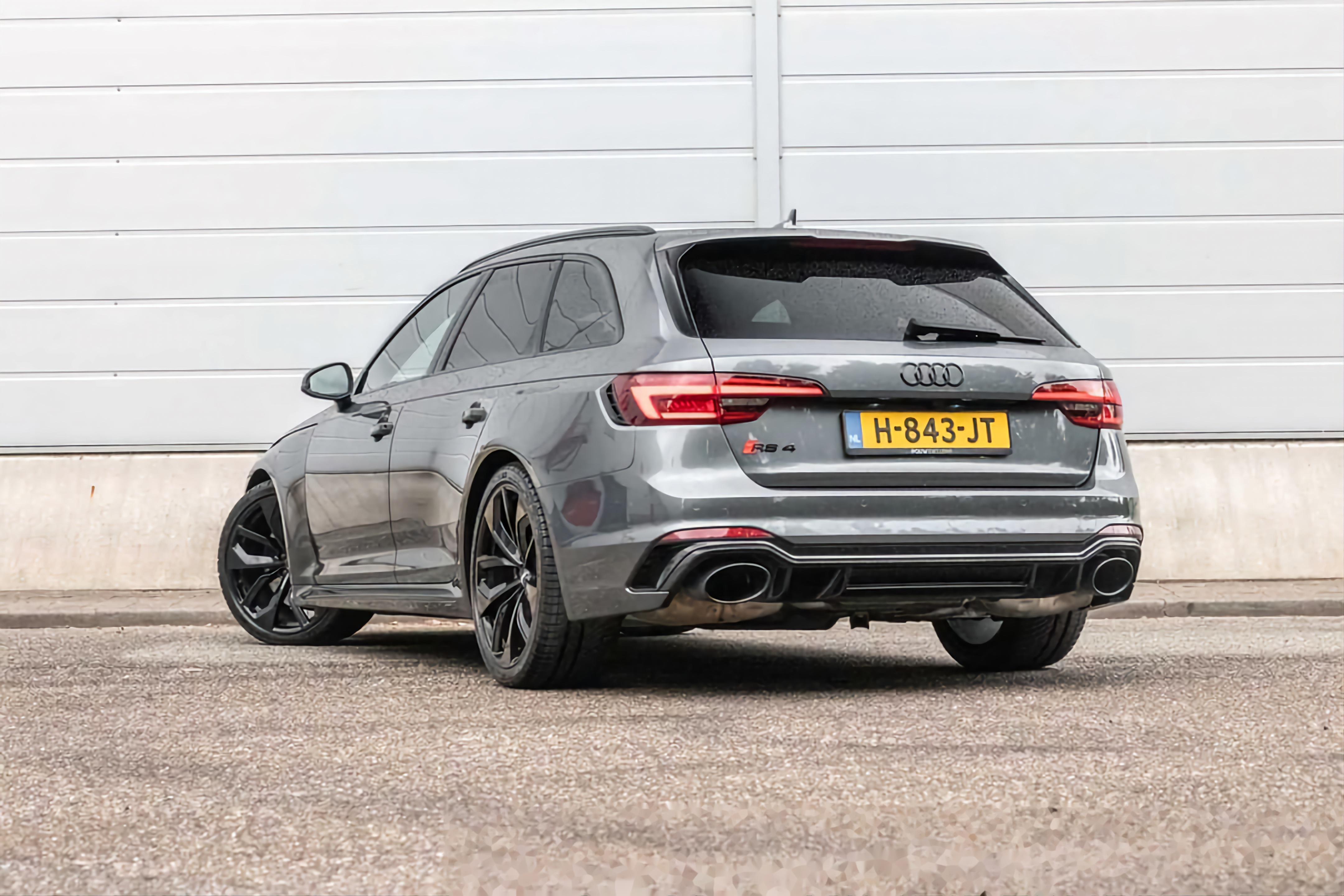 Audi RS4 Avant 奶爸欢乐车 #汽车##奥迪##奥迪rs##rs4#_奥迪RS 4社区_易车社区