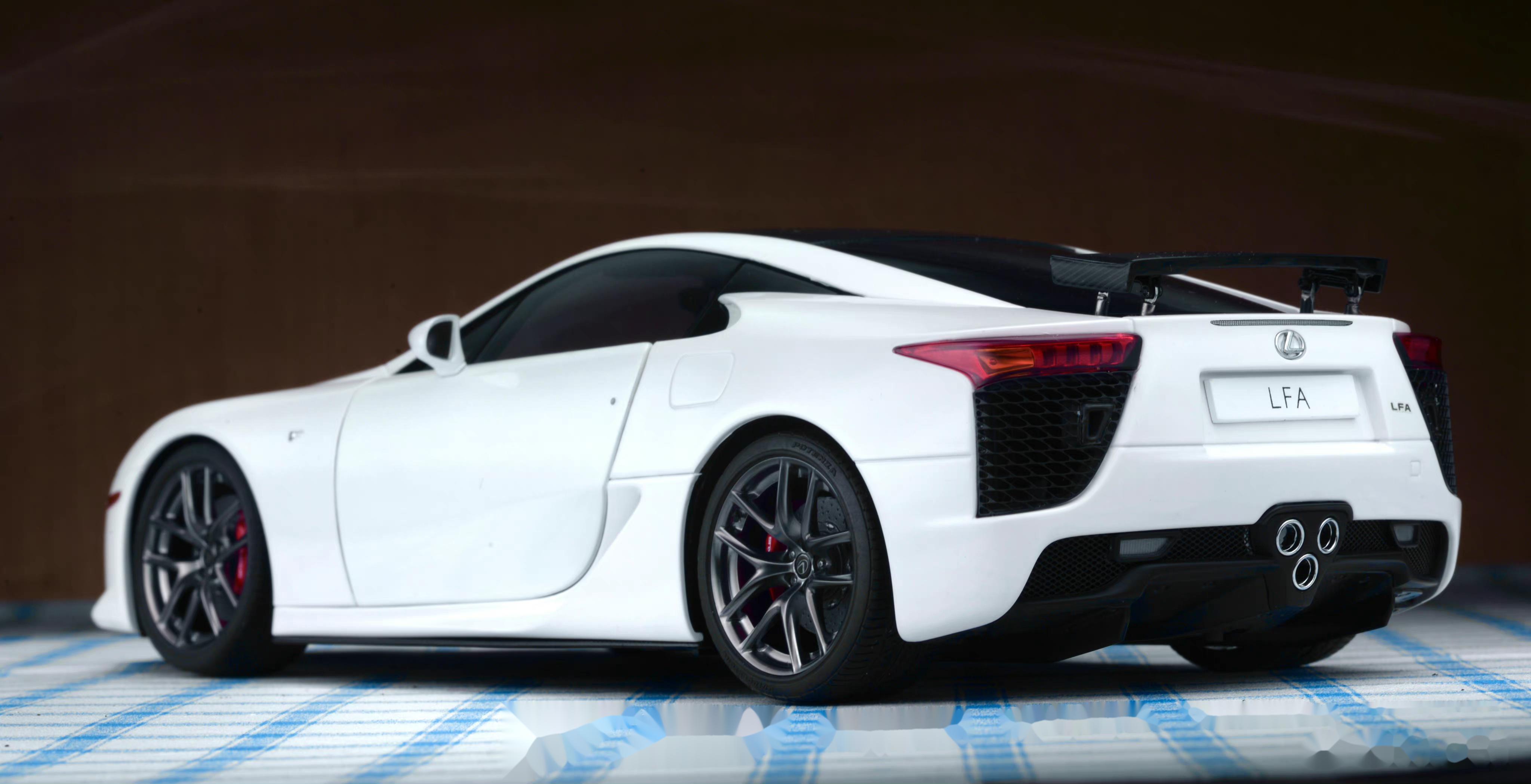LFA 白色碳顶 #autoart#_雷克萨斯LFA社区_易车社区