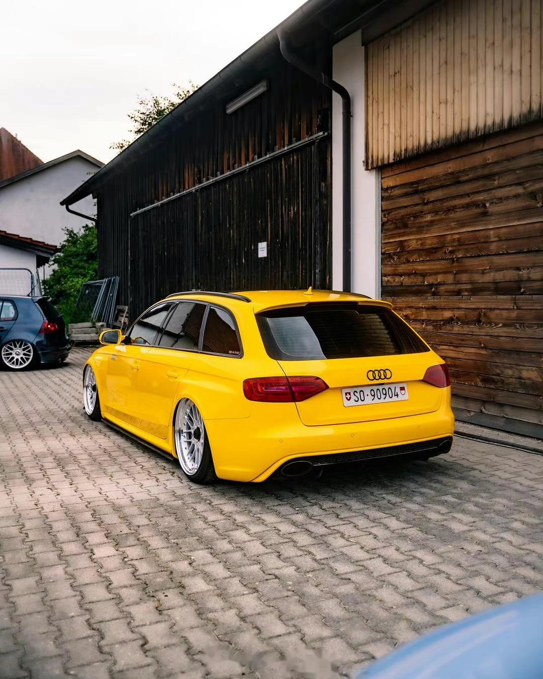 我们都爱旅行车奥迪 RS4 Avant #奥迪# (📸：Paris Fotos_undefined_易车社区