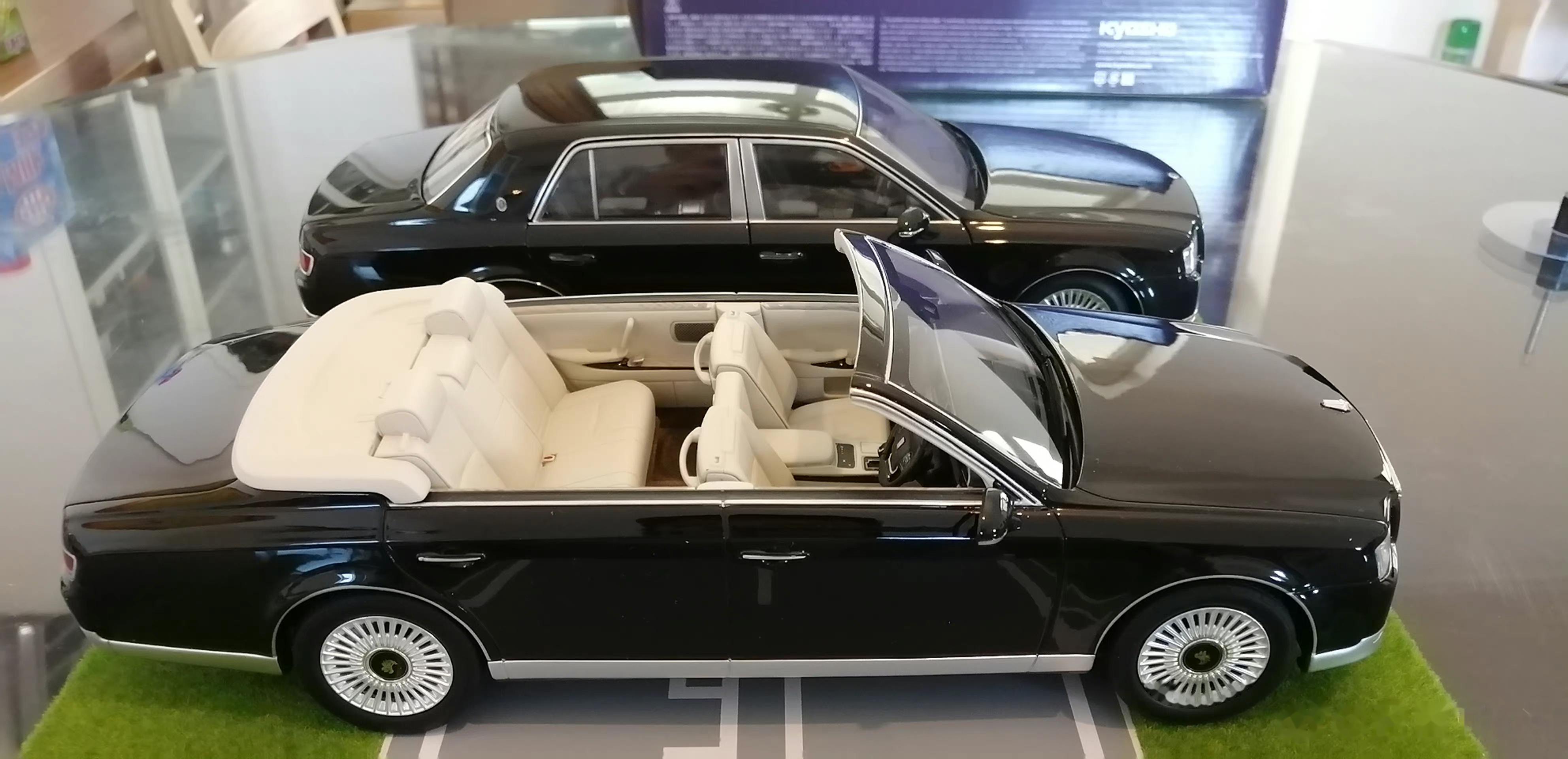 同样1:18比例丰田UWG60世纪，Kyosho京商金属对比AutoArt树脂。_丰田世纪社区_易车社区