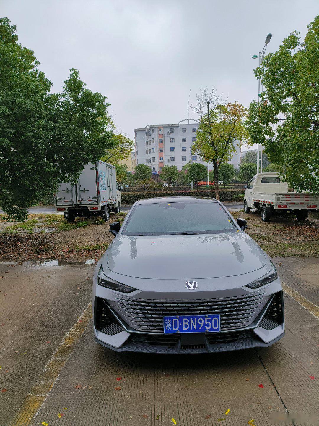 居然在小县城看到了道奇公羊霸王龙！！！ 罕见！ UNIV是真的开得爽！而且又帅！_长安UNI-V社区_易车社区