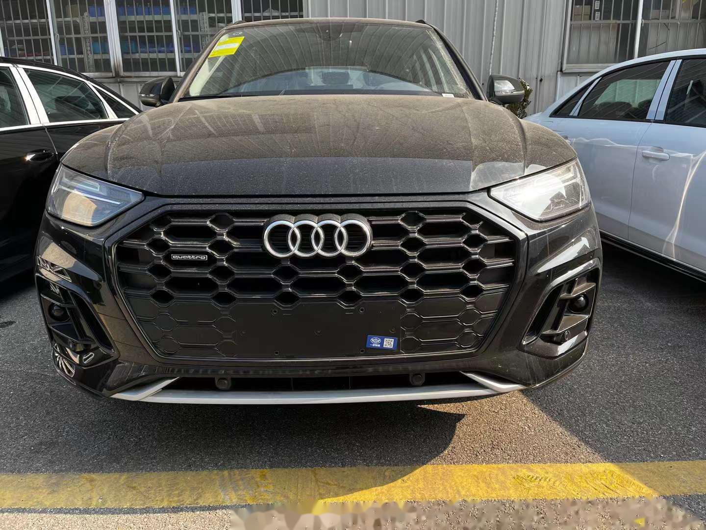 奥迪Q5L 45T 豪华动感型，黑色/阿拉斯红的内饰配色，看着还行啊 _奥迪Q5L社区_易车社区