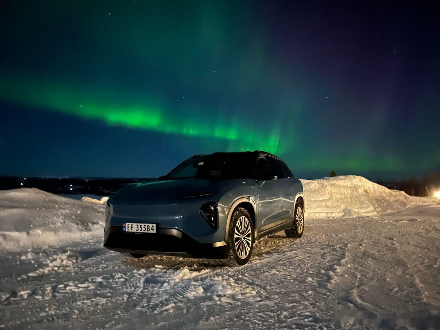 北极光下的蔚来ES7 无人之地的高级感 ES7很适合空旷的大自然户外 _undefined_易车社区