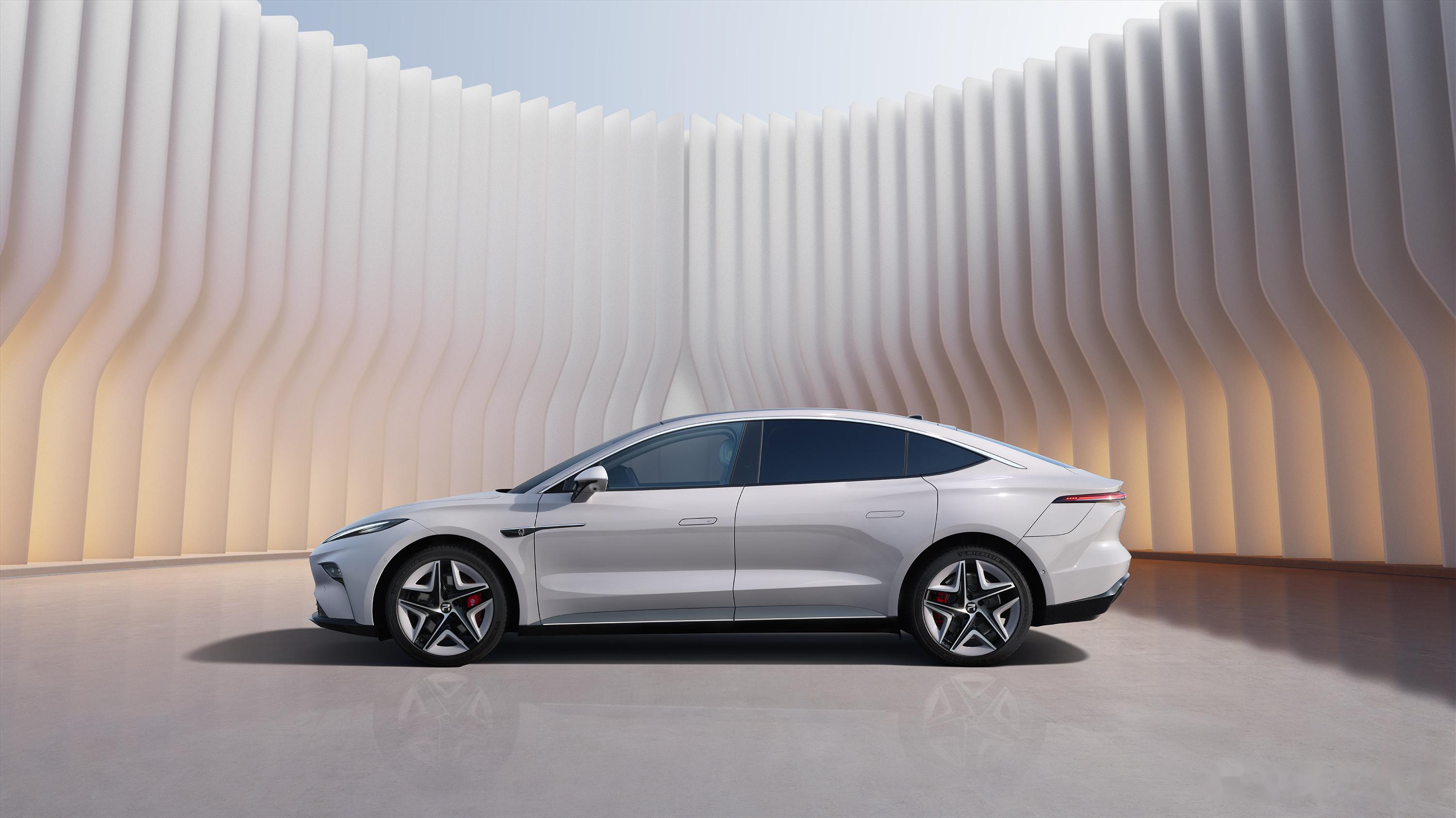 2月5日，飞凡F7开启预售，预售价区间为28-35万元，并将于3月下旬正式上市。_undefined_易车社区