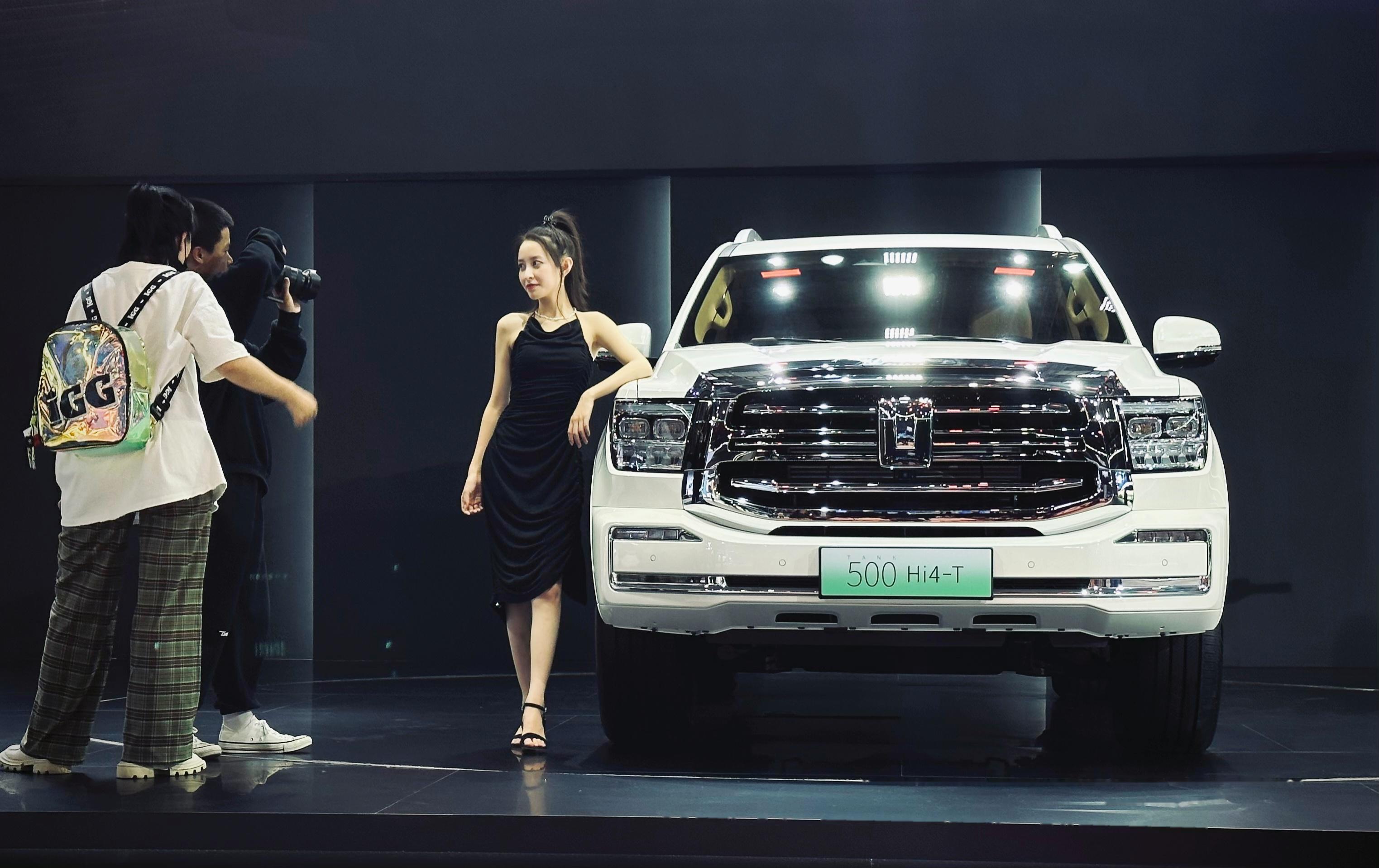 这台白色的坦克500Hi4-T怎么就这么好看呢！！！原来白色也可以这么霸气_坦克500社区_易车社区