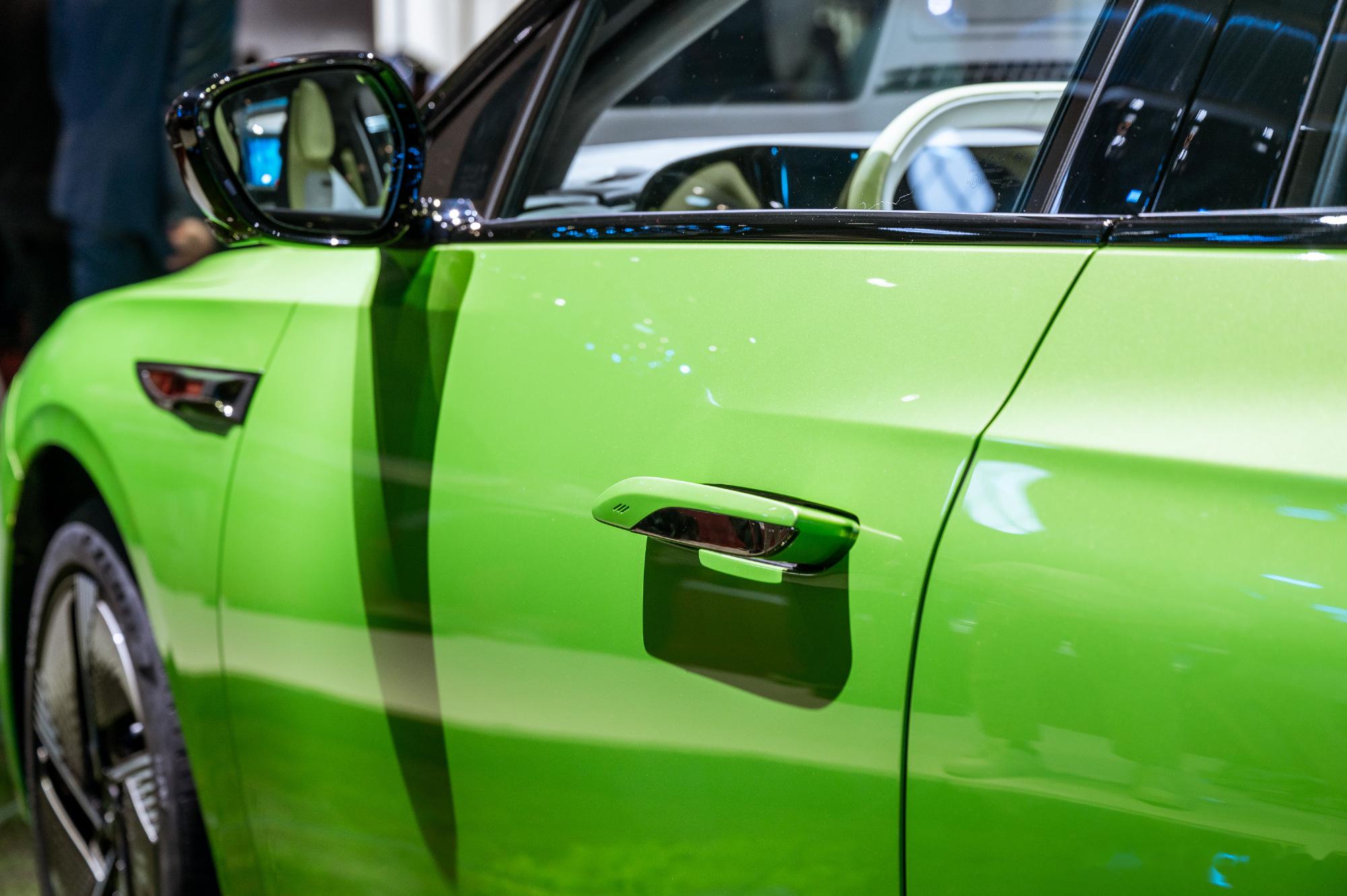 一汽红旗新能源E001全球首发 红旗首款纯电轿车出现了，零百加速3.9秒、超长续_红旗EH7社区_易车社区