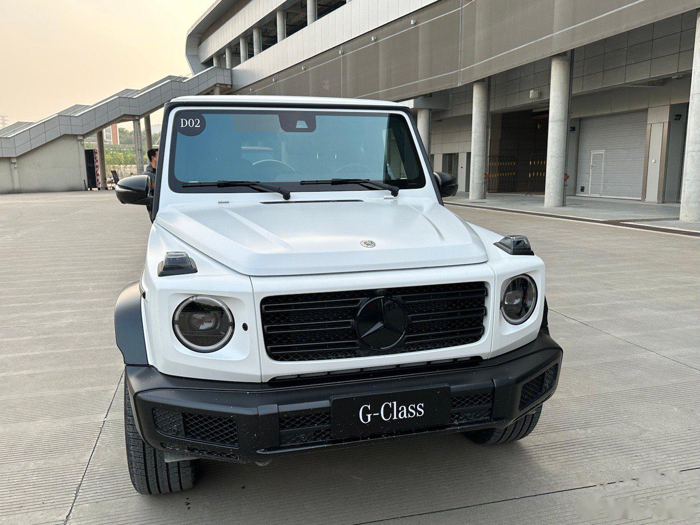 这台磨砂白G500选配了挺多东西，漆面也特别赞，真是没有花钱的不是。_奔驰G级社区_易车社区