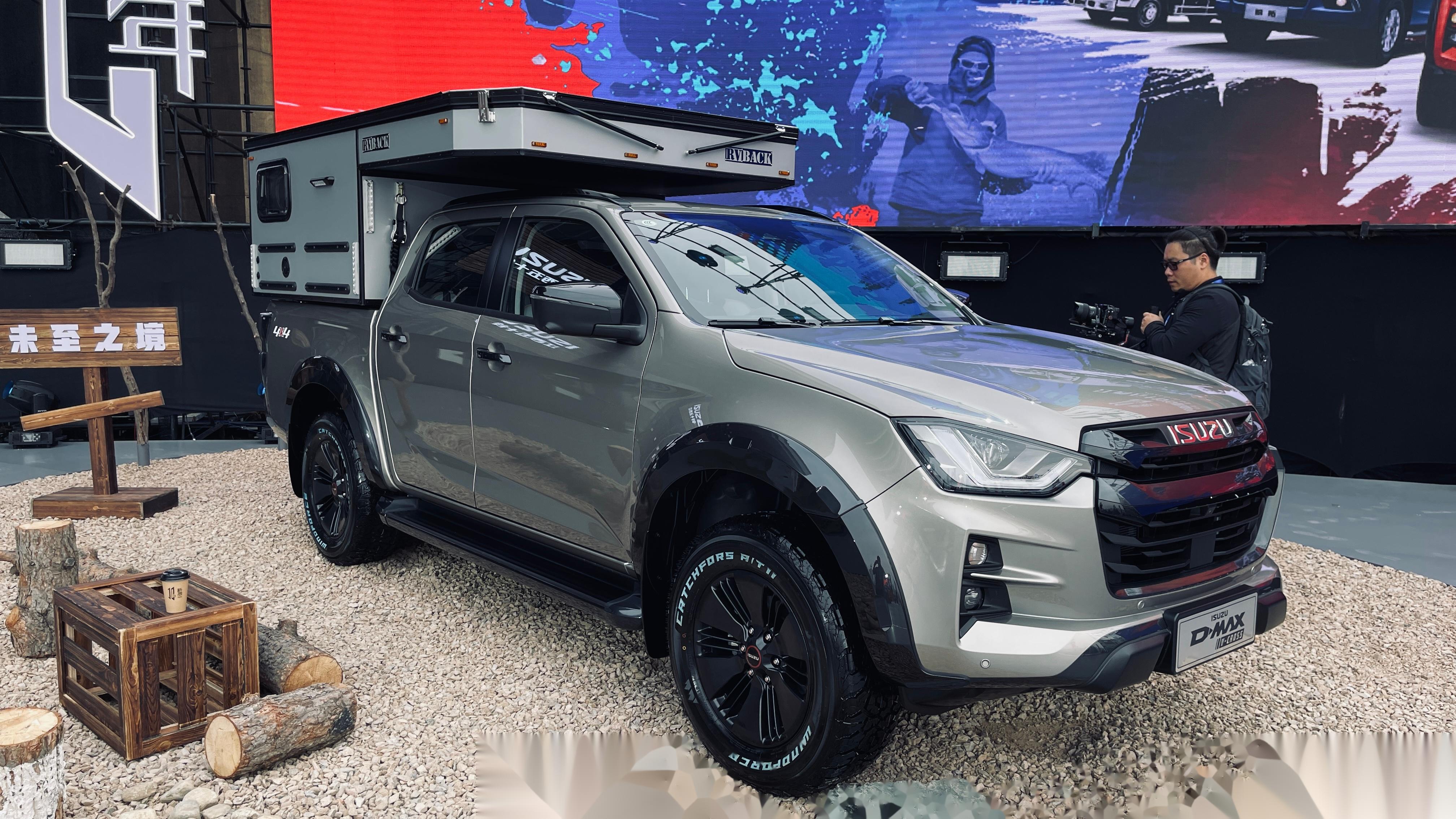 2023 D-MAX V-CROSS 两个最喜欢的颜色和版本 五十铃的DMAX这_undefined_易车社区