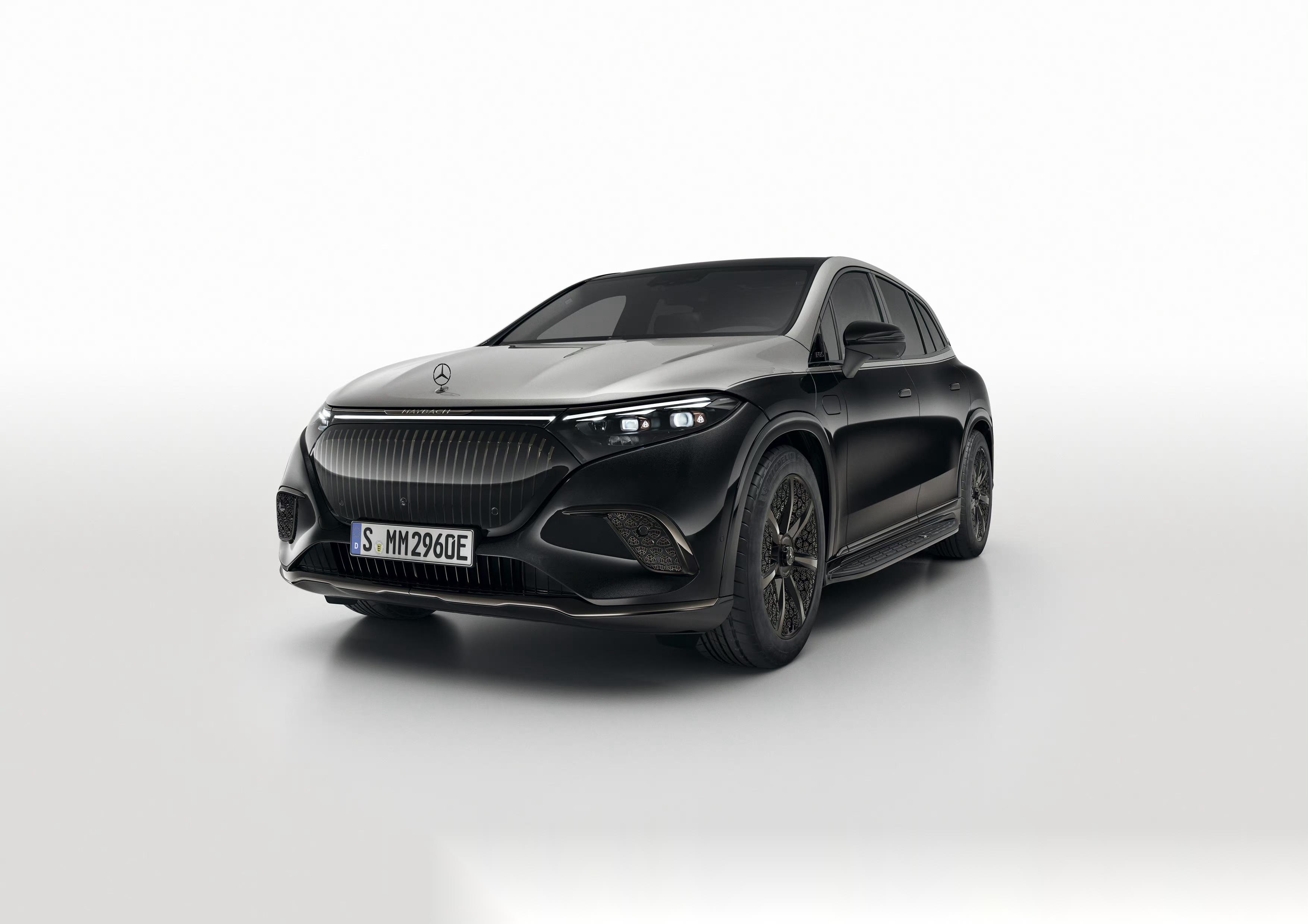 梅赛德斯–迈巴赫暗夜系列 S、GLS、EQS三款都有对应版本，主打暗黑调性_迈巴赫GLS社区_易车社区