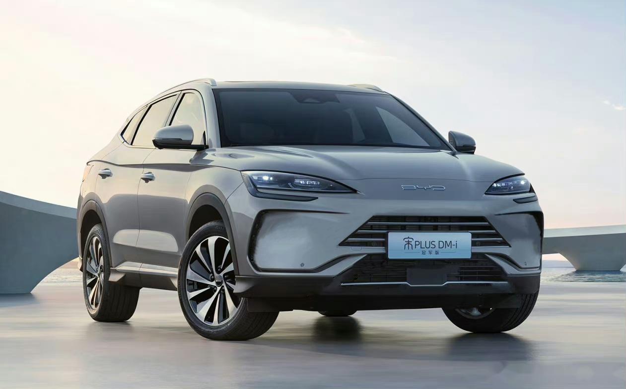 宋PLUS DM-i冠军版的前脸像千层饼一样，一层又一层，横向线条有点太多了，如_宋PLUS新能源社区_易车社区