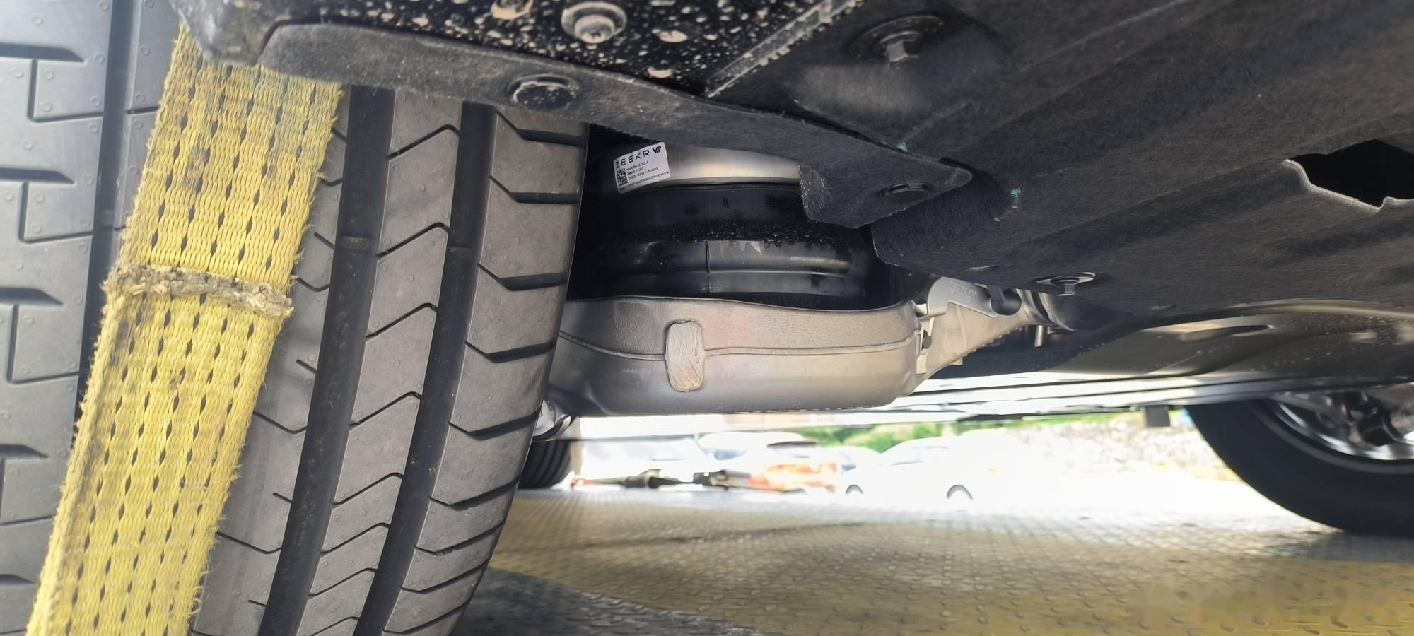 极氪009 看起来很规整 空气悬挂_ZEEKR 009社区_易车社区