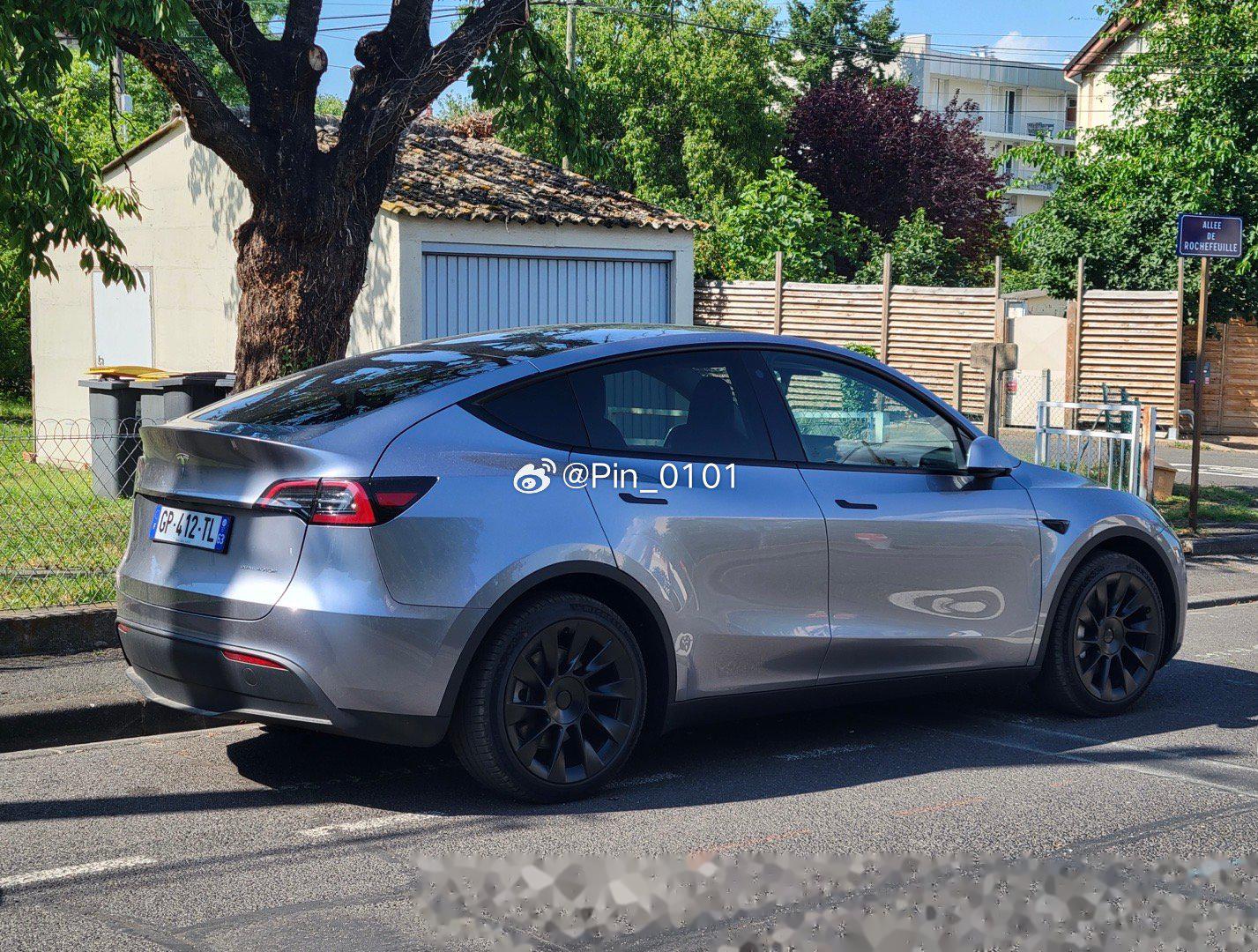 上周末我又在路边看到特斯拉柏林超级工厂生产的Model Y的另一款新颜色：Qui_Model Y社区_易车社区