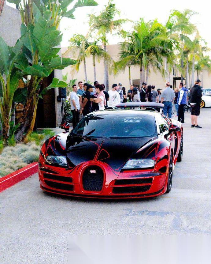 红黑双拼布加迪Bugatti Veyron，就是这么有范！_汽车杂谈社区_易车社区