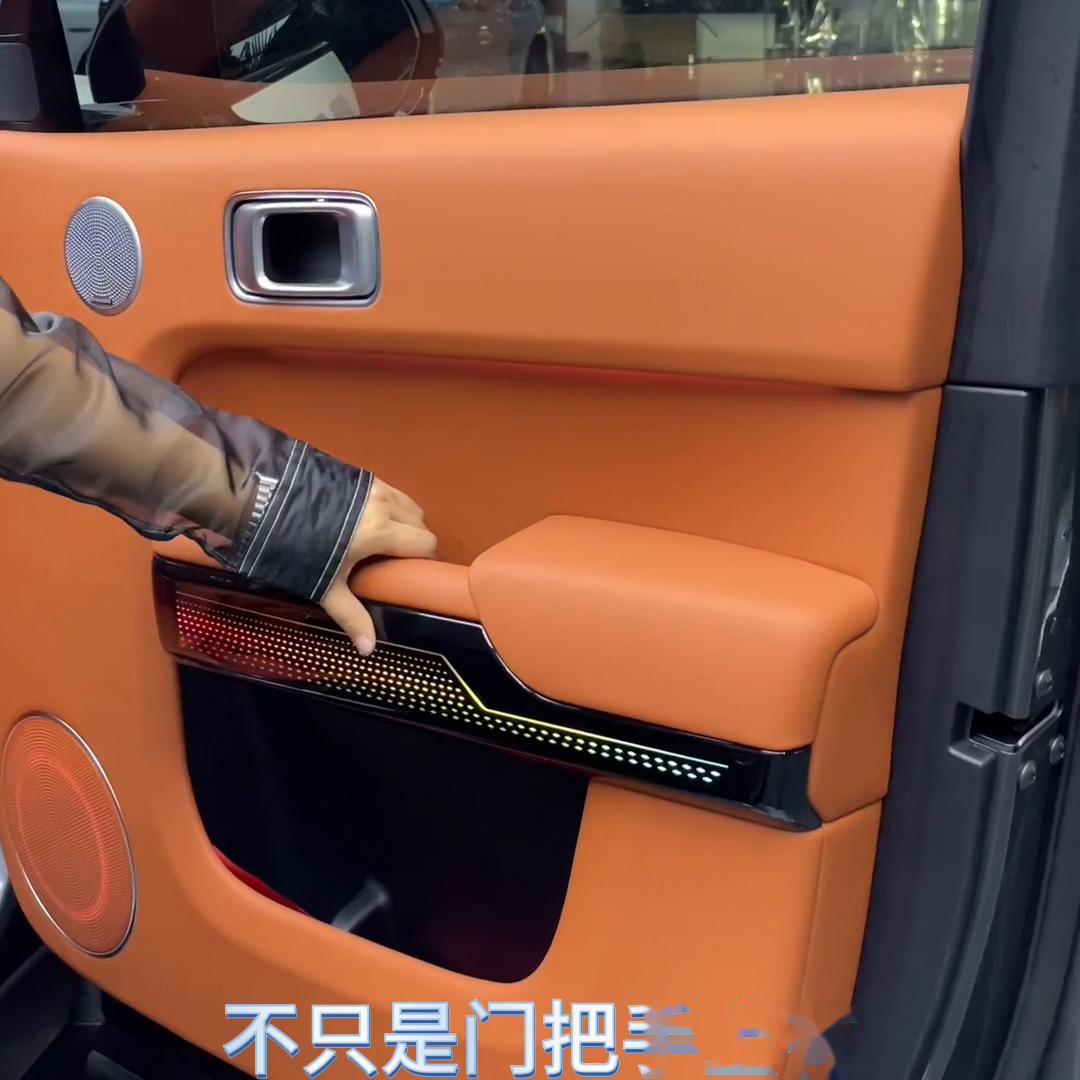 理想l8的内饰升级方案。前些天我们已经分享了理想l8的外观升级方案,今天我们来看 理想l8社区 易车社区