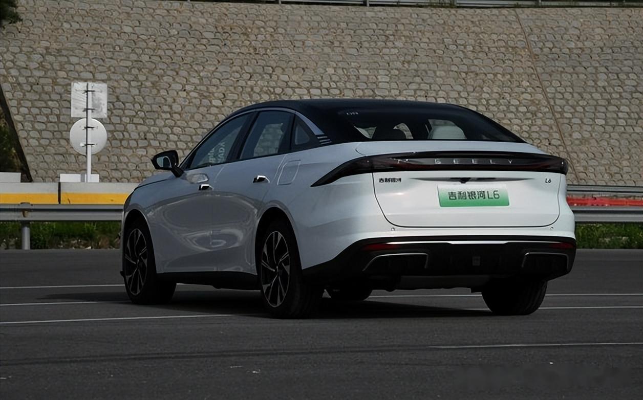 吉利银河L6预售价曝光，比秦PLUS更高，是烟雾弹还是飘了？ 利银河L6预售价曝_银河L6社区_易车社区