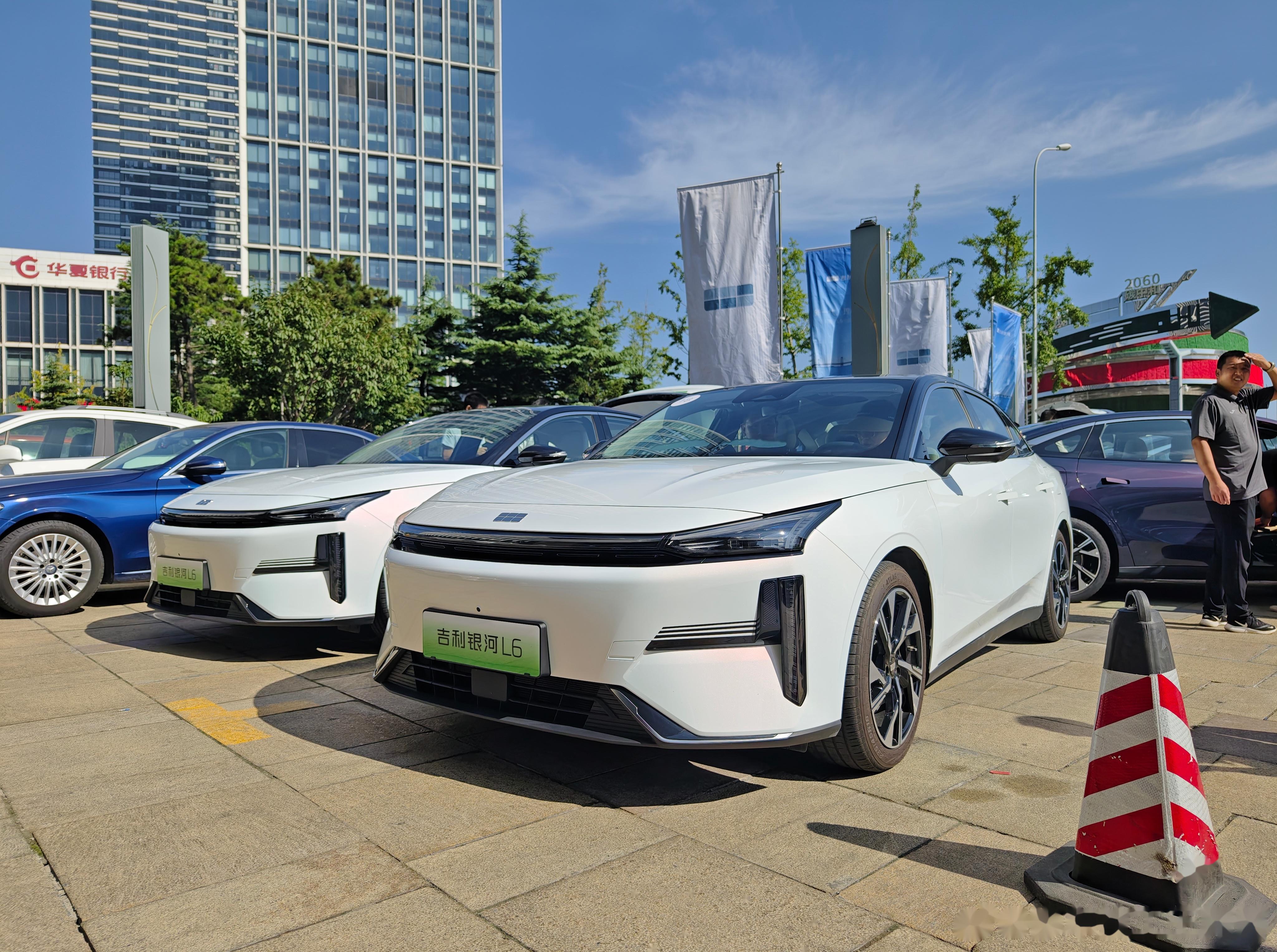 今天试驾银河L6，预售价12.8-15.8万。 关于这款车大家有啥想问的？欢迎留_银河L6社区_易车社区