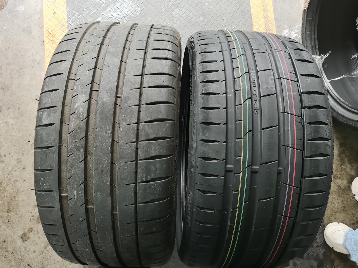 左边米其林PS4S，右边马牌SC7。 这两者的花纹设计好像啊！ 要说区别？ 马牌_汽车杂谈社区_易车社区