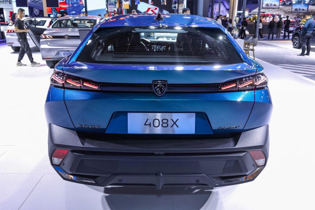 拿标致408X和凡尔赛c5x对比一下，发现凡尔赛更帅一点_凡尔赛C5X社区_易车社区