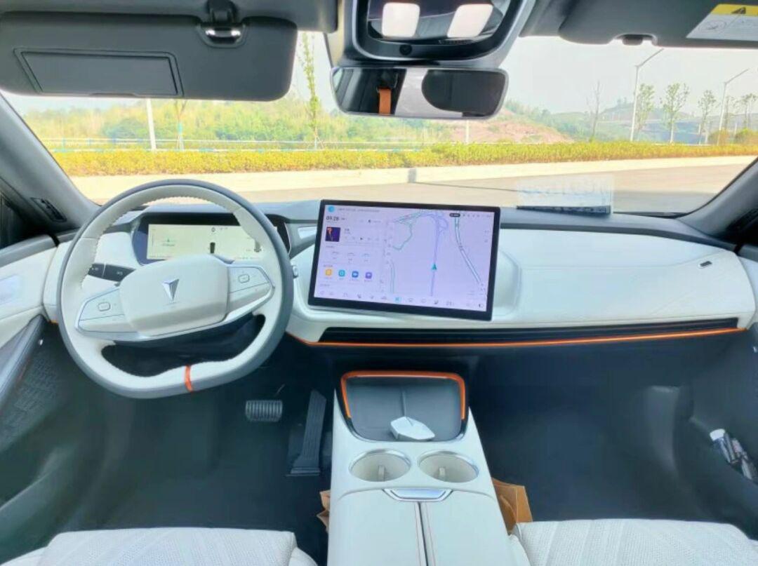 2023款深蓝SL03、200max增程版，新款悬挂的升级，舒适性大大提高，抬头_深蓝SL03社区_易车社区