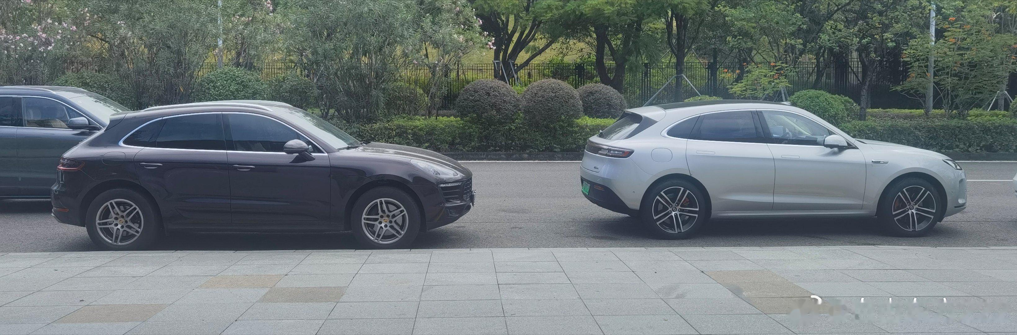 华为问界M5与保时捷Macan的对比，实在太像了。模仿没错，但至少有点创新吧，作_Macan社区_易车社区