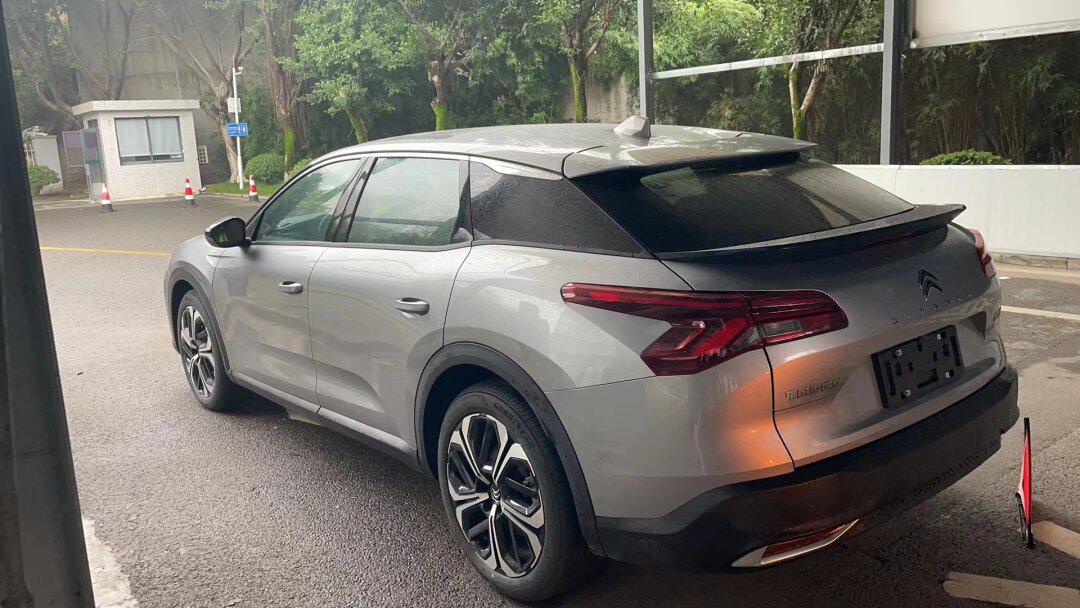 什么什么？这年轻人买凡尔赛C5X（嘲笑）_凡尔赛C5X社区_易车社区