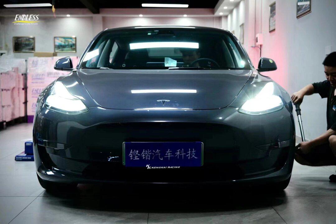 特斯拉Model 3 前面：EC680卡钳、MX87刹车片、ENDLESS 38_Model 3社区_易车社区