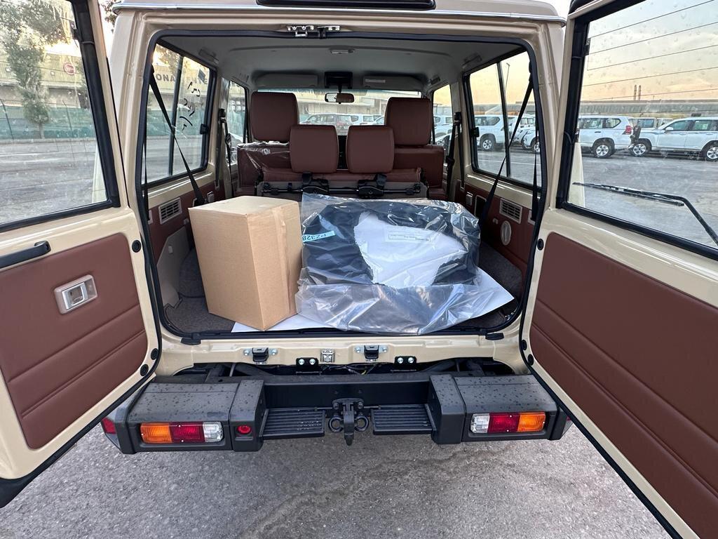 【实拍】2024款丰田LC71 4.0 自动挡_汽车杂谈社区_易车社区