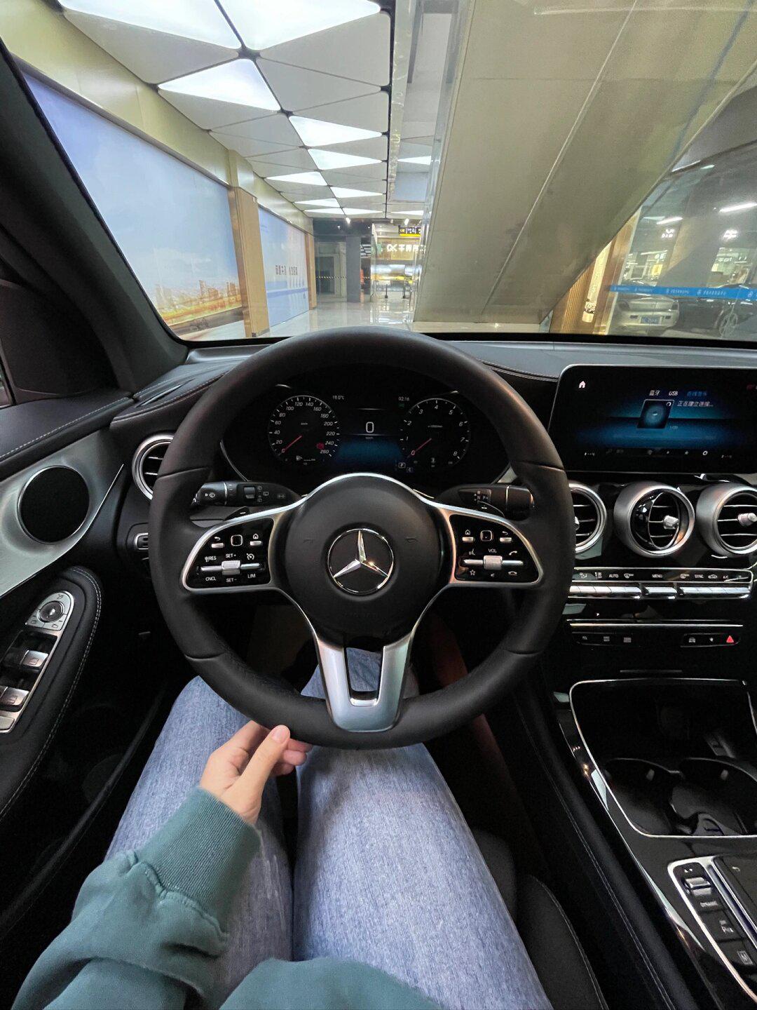 GLC260🚗车内空间也真不错嘛！_奔驰GLC社区_易车社区