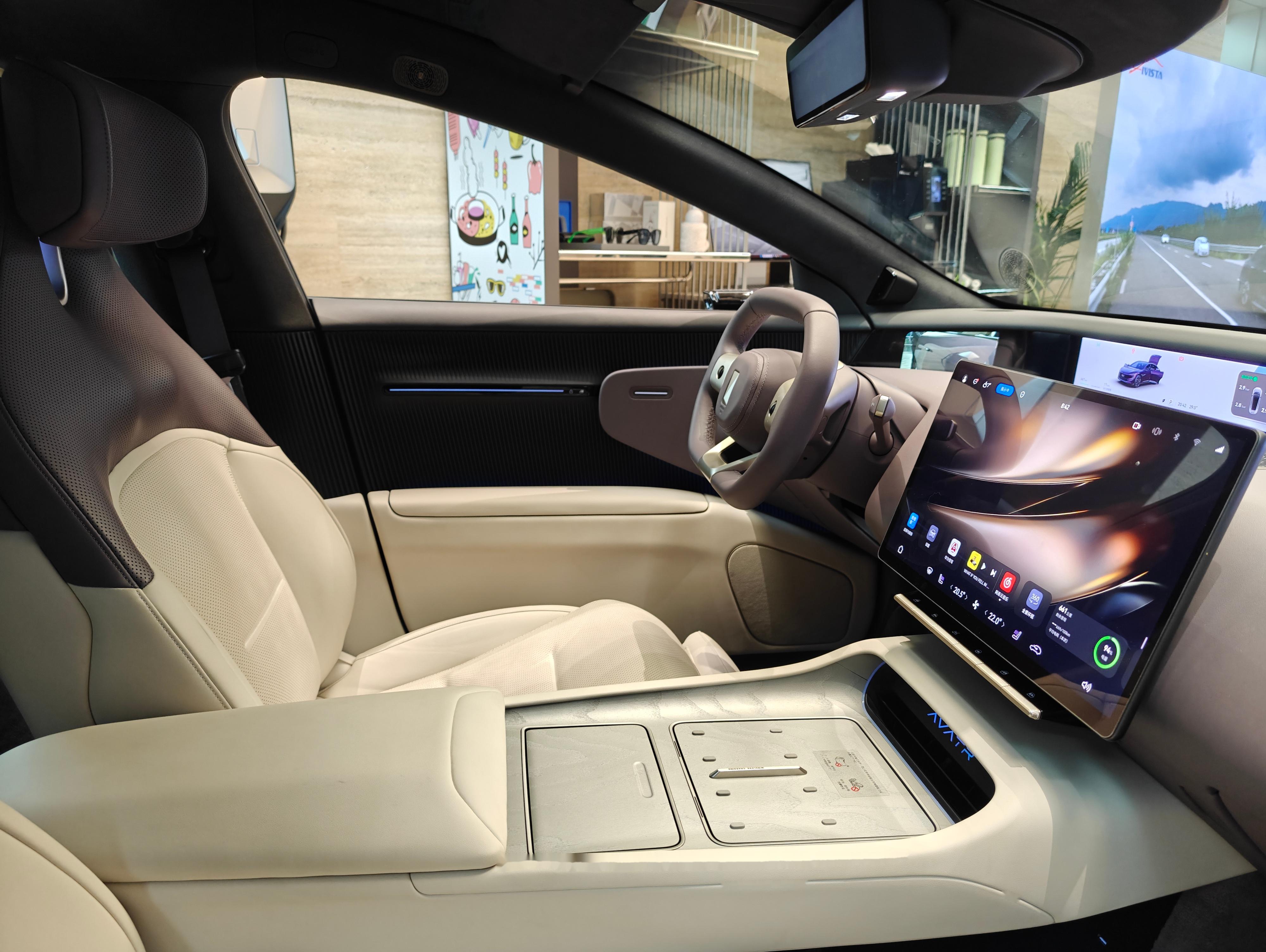 第一次见到阿维塔12这车，这是一款里里外外原创度都非常非常高的一款车，而且设计非_阿维塔12社区_易车社区