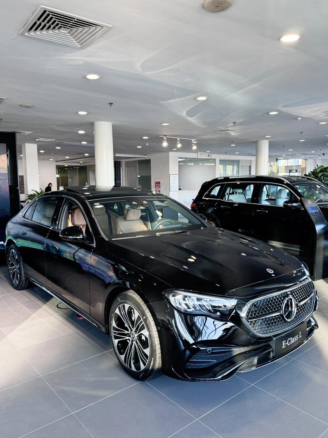 2024款奔驰e300l,2021款奔驰e300l_大山谷图库