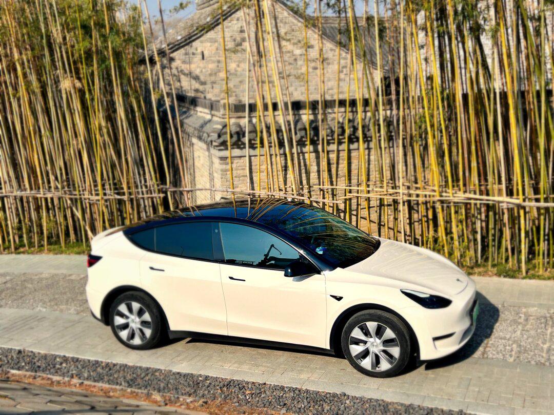 特斯拉ModelY：AX胡椒白改色膜_Model Y社区_易车社区