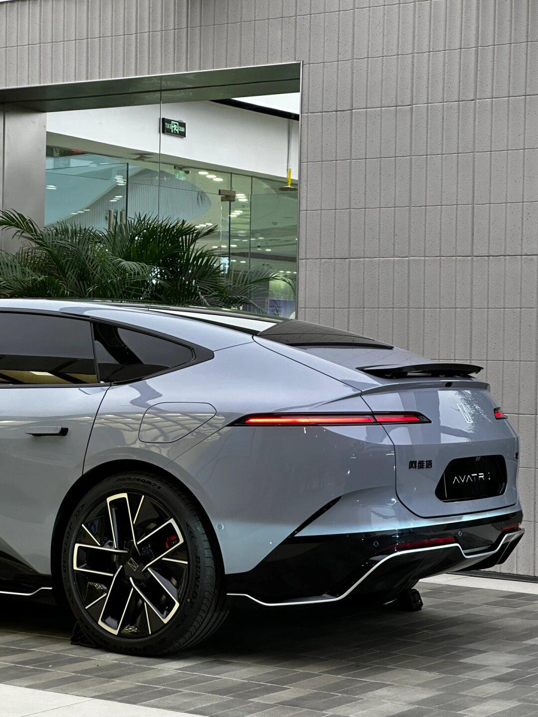 年轻人的第一台车！阿维塔12 VS小米SU7？_阿维塔12社区_易车社区