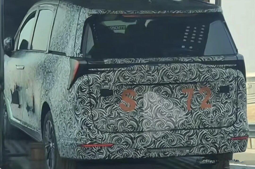 全新别克GL8最新谍照曝光，细节和世纪类似_别克GL8社区_易车社区