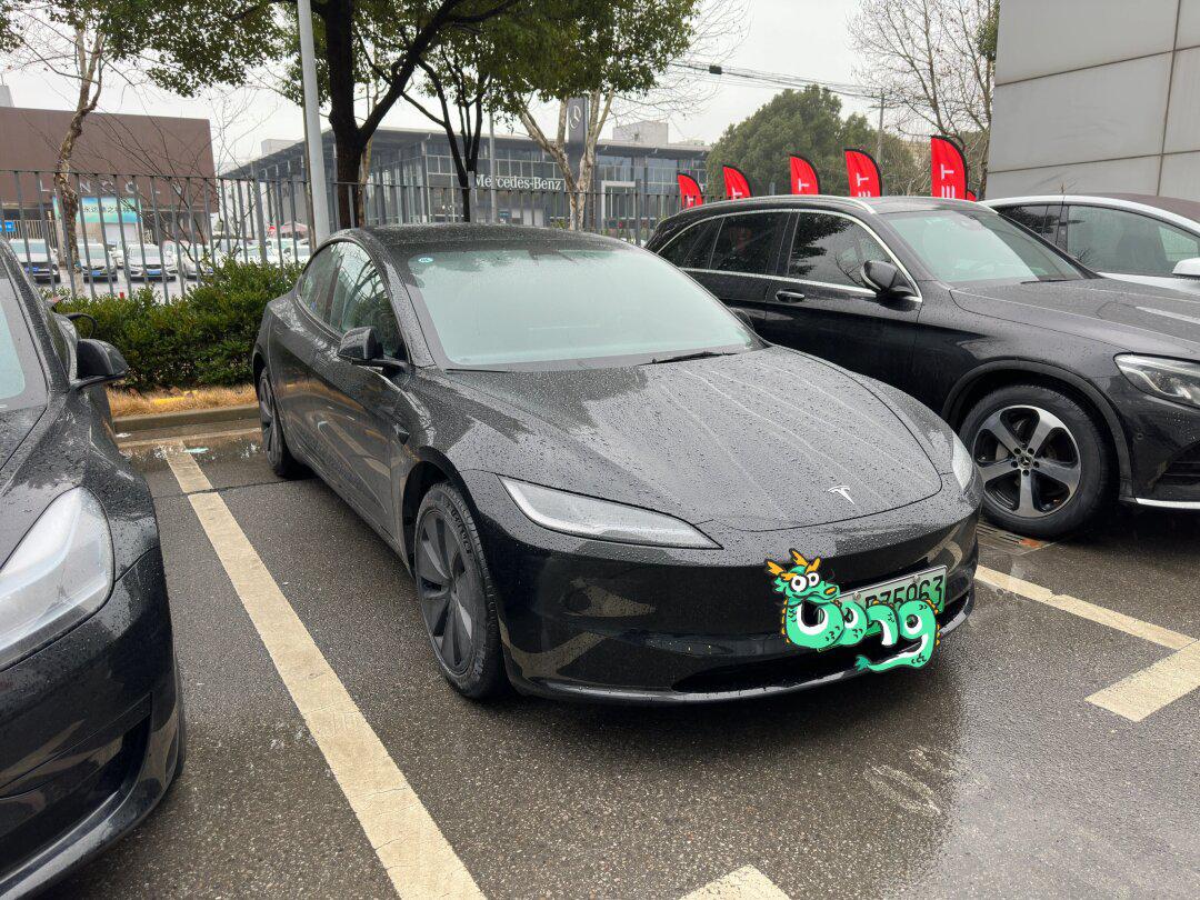 焕新版Model3，星空灰or黑色？_Model 3社区_易车社区