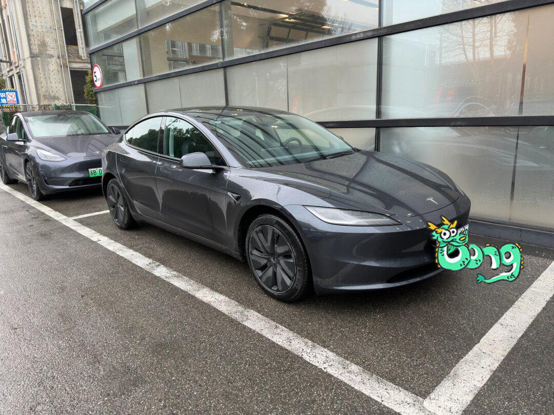 焕新版Model3，星空灰or黑色？_Model 3社区_易车社区