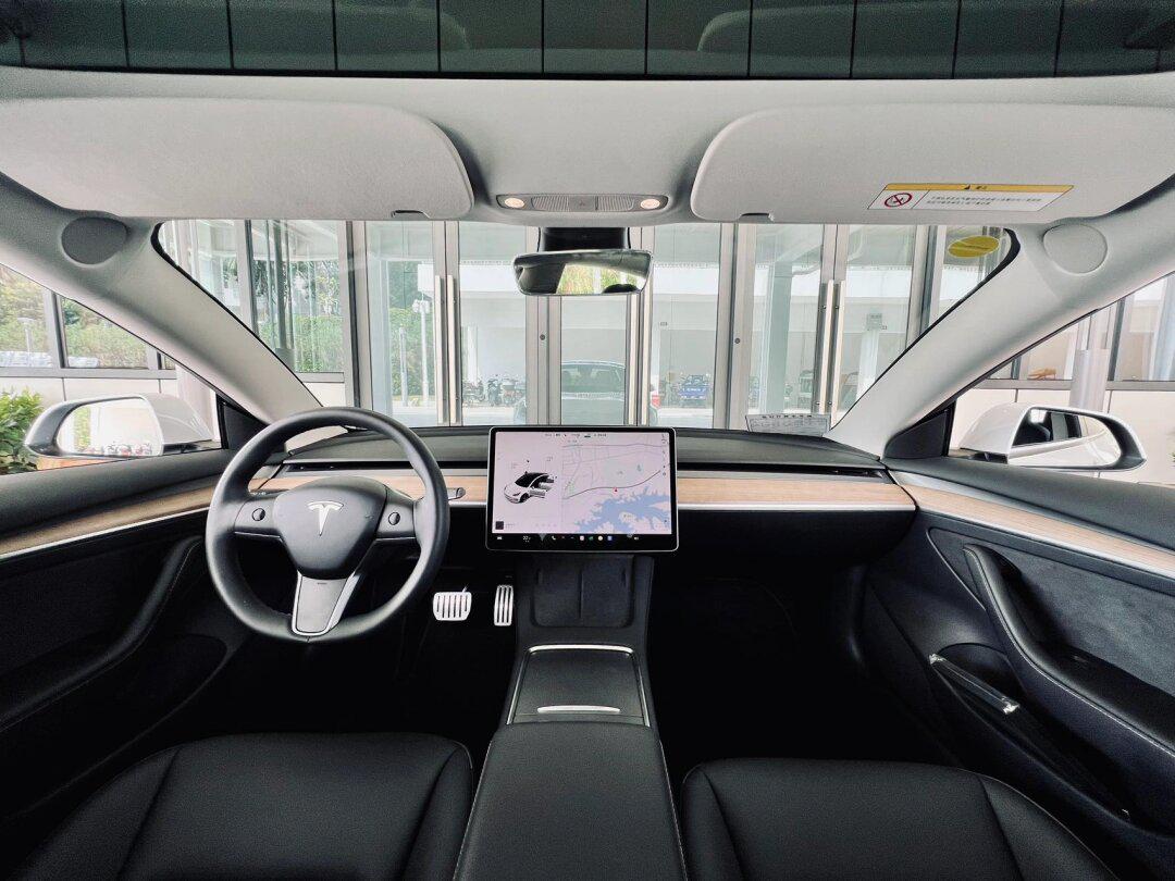 22款Model3P高性能版，23年1月上牌，总里程1.5万公里，选配珍珠白外观_Model 3社区_易车社区