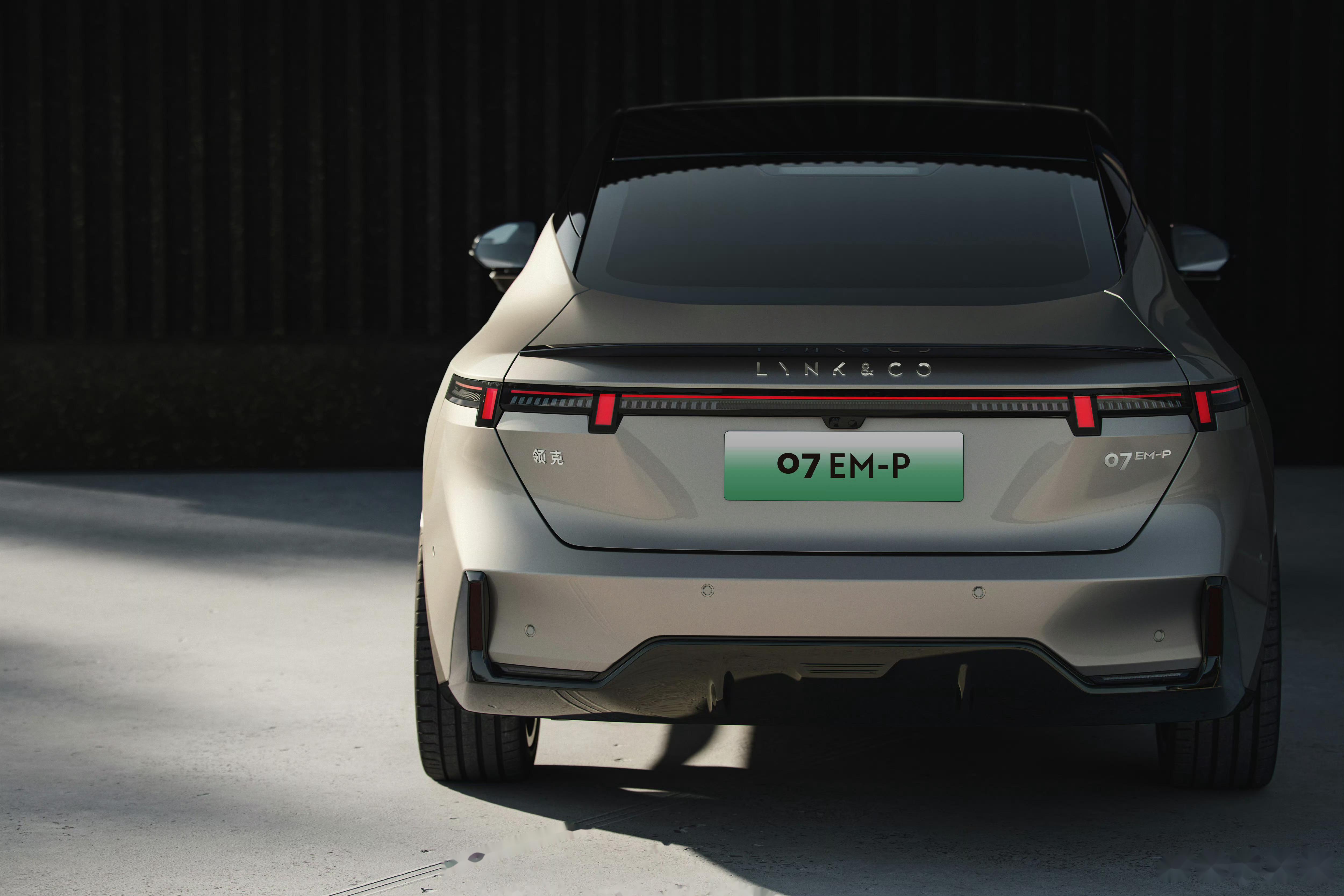 搭载领克EM-P插电式混合动力系统！领克07 EM-P官图来了，3月8日亮相，其_领克07社区_易车社区