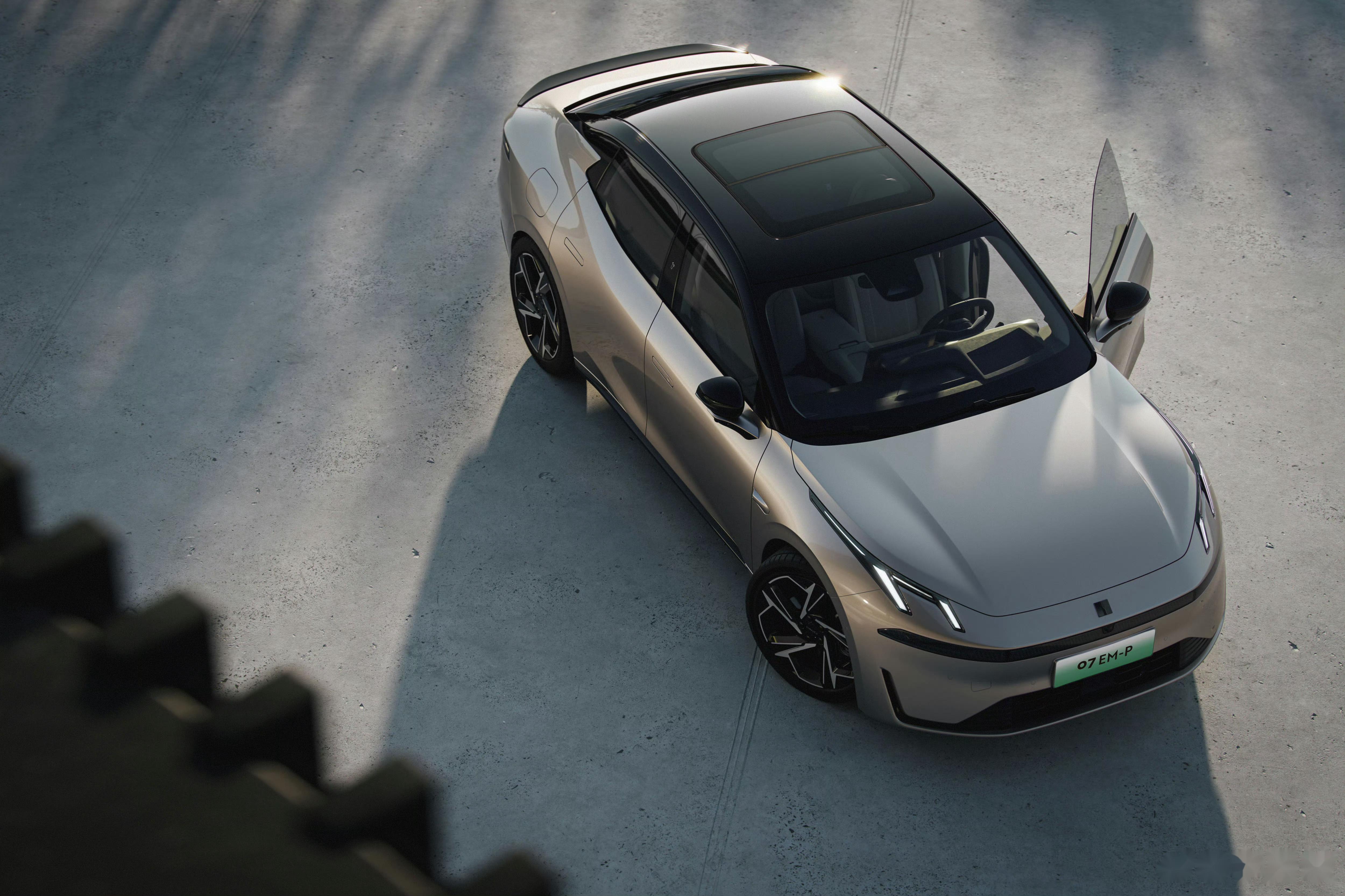 搭载领克EM-P插电式混合动力系统！领克07 EM-P官图来了，3月8日亮相，其_领克07社区_易车社区