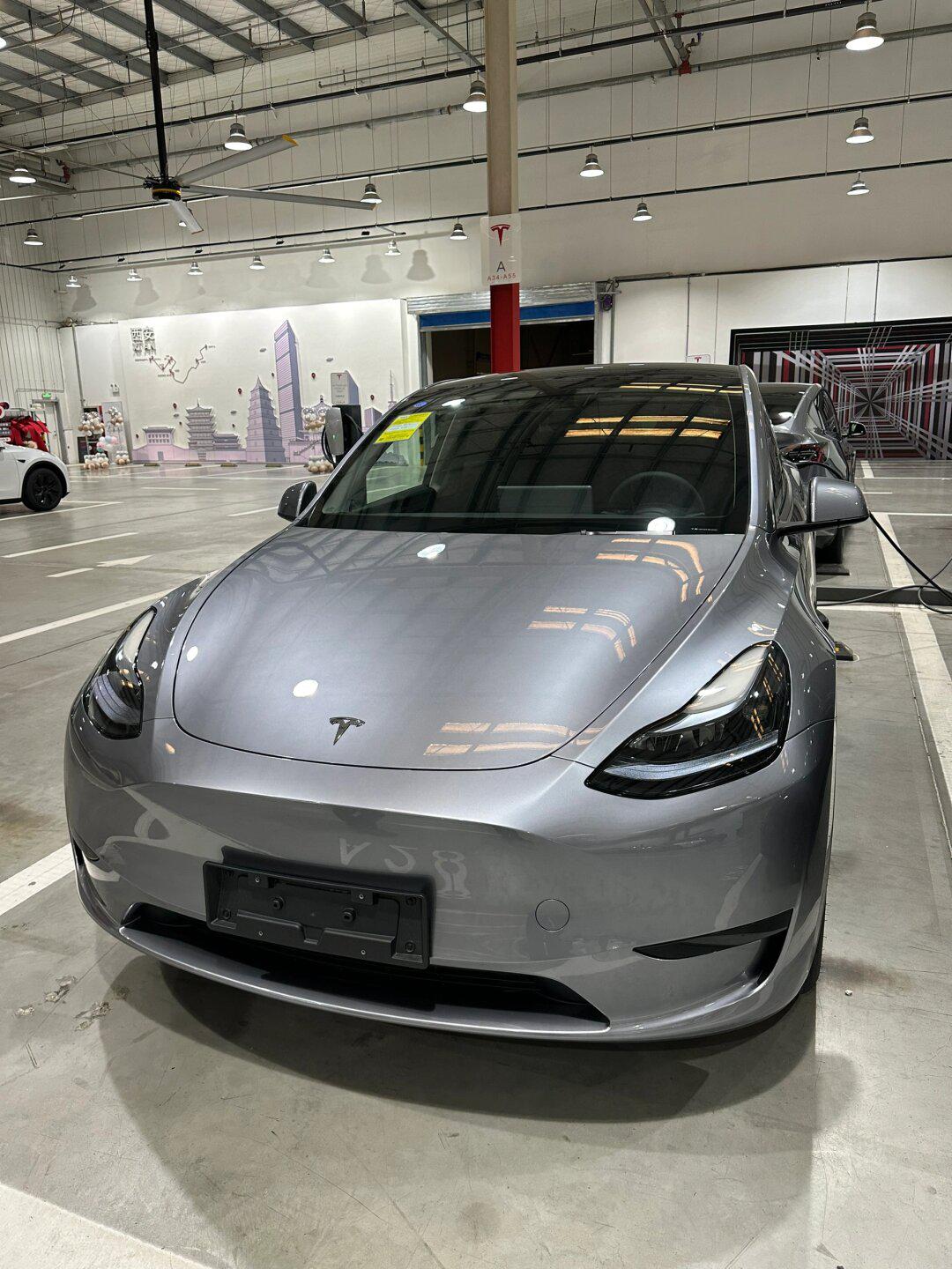 特斯拉model y hw4.0 星空灰、快银颜色对比_Model Y社区_易车社区
